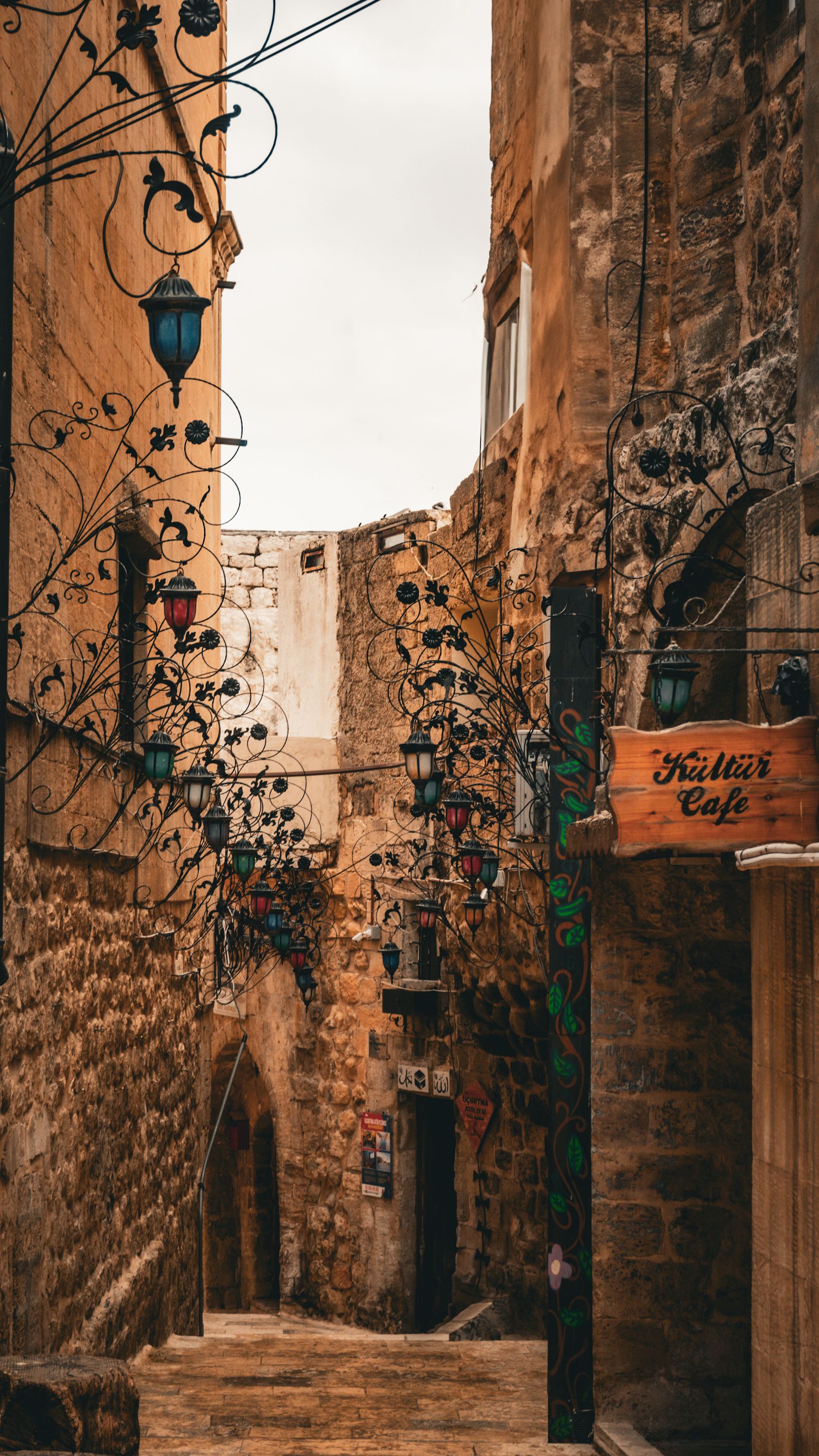 Moody Rain-soaked Alley in Historic Neighborhood · Free Stock Photo