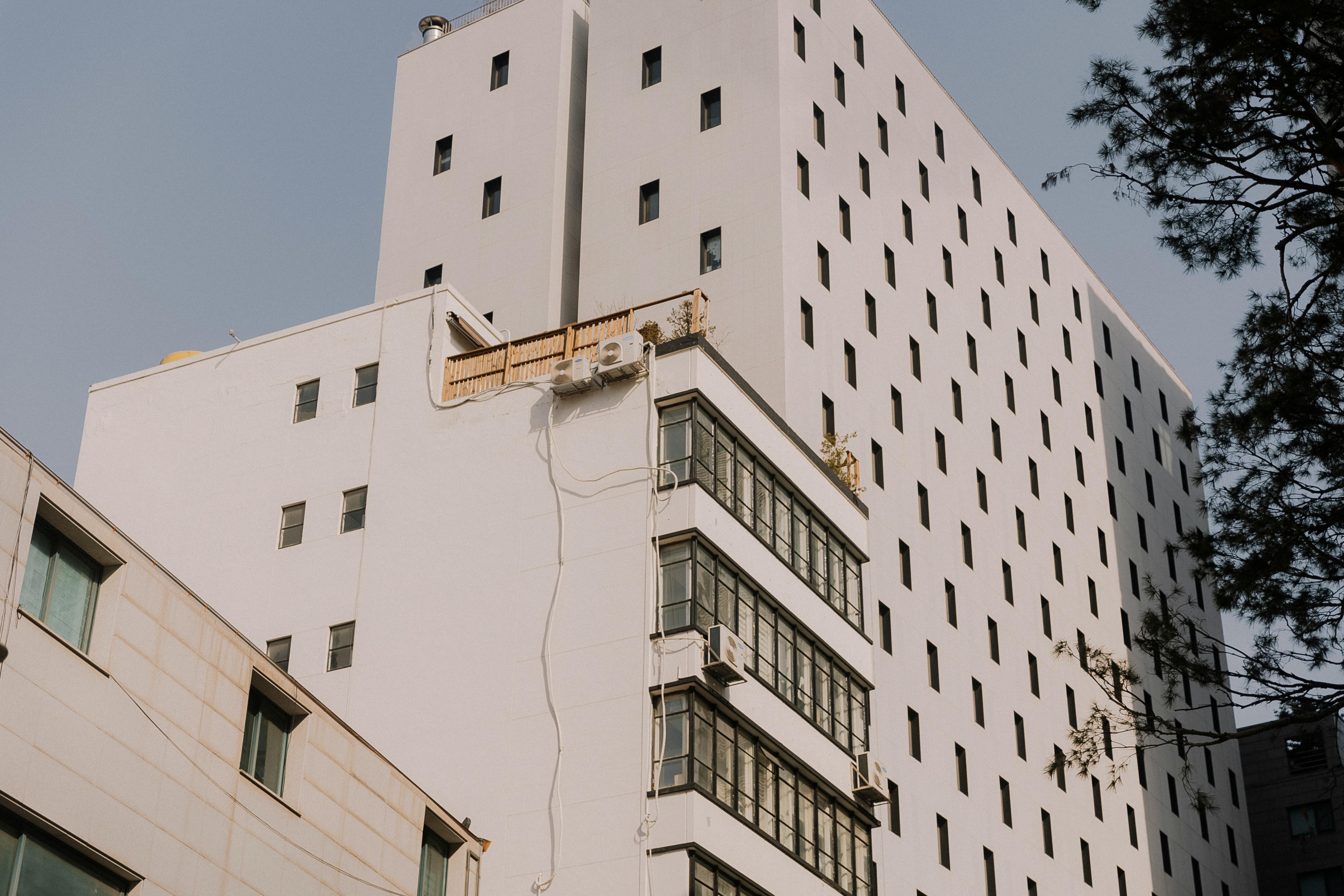 White Building in City · Free Stock Photo