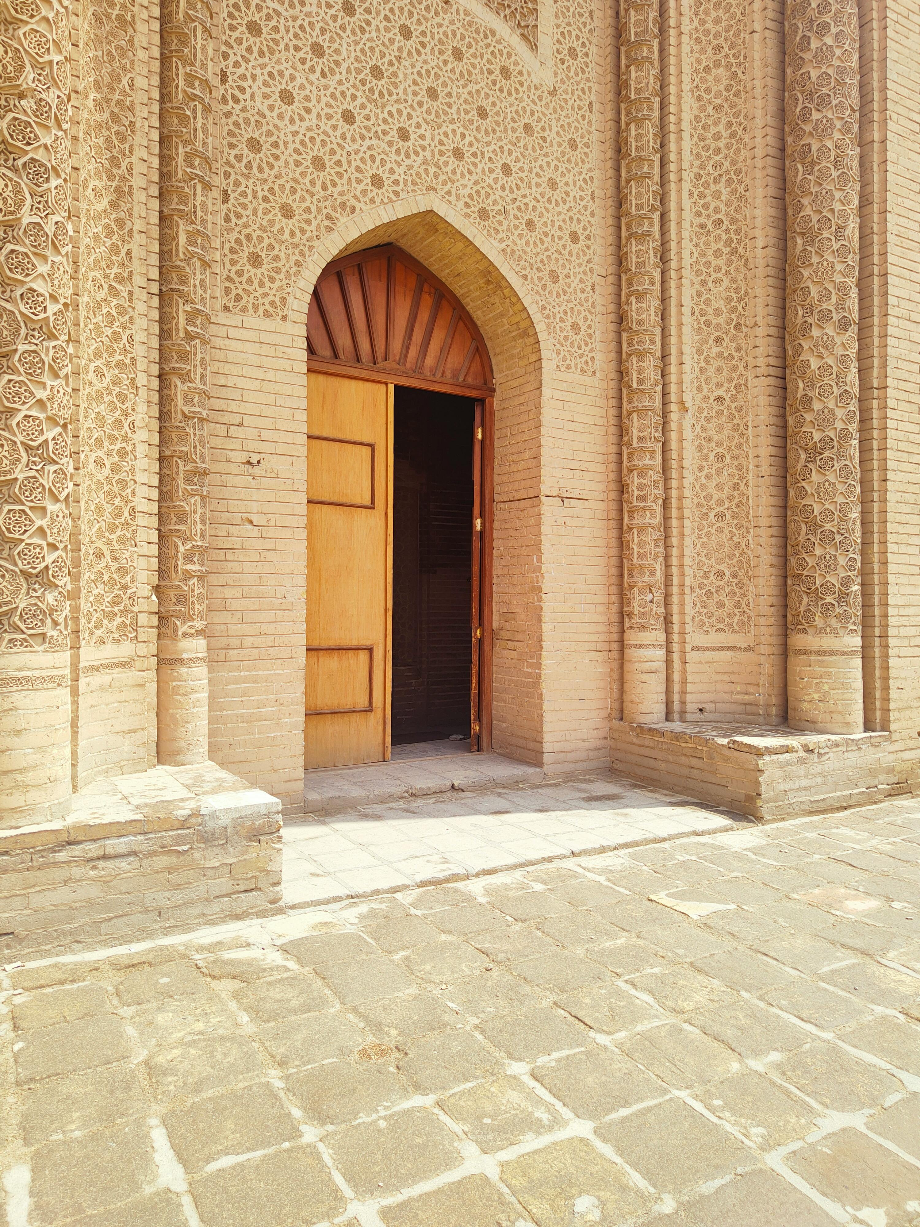 Gate in a Traditional Palace in Iraq · Free Stock Photo