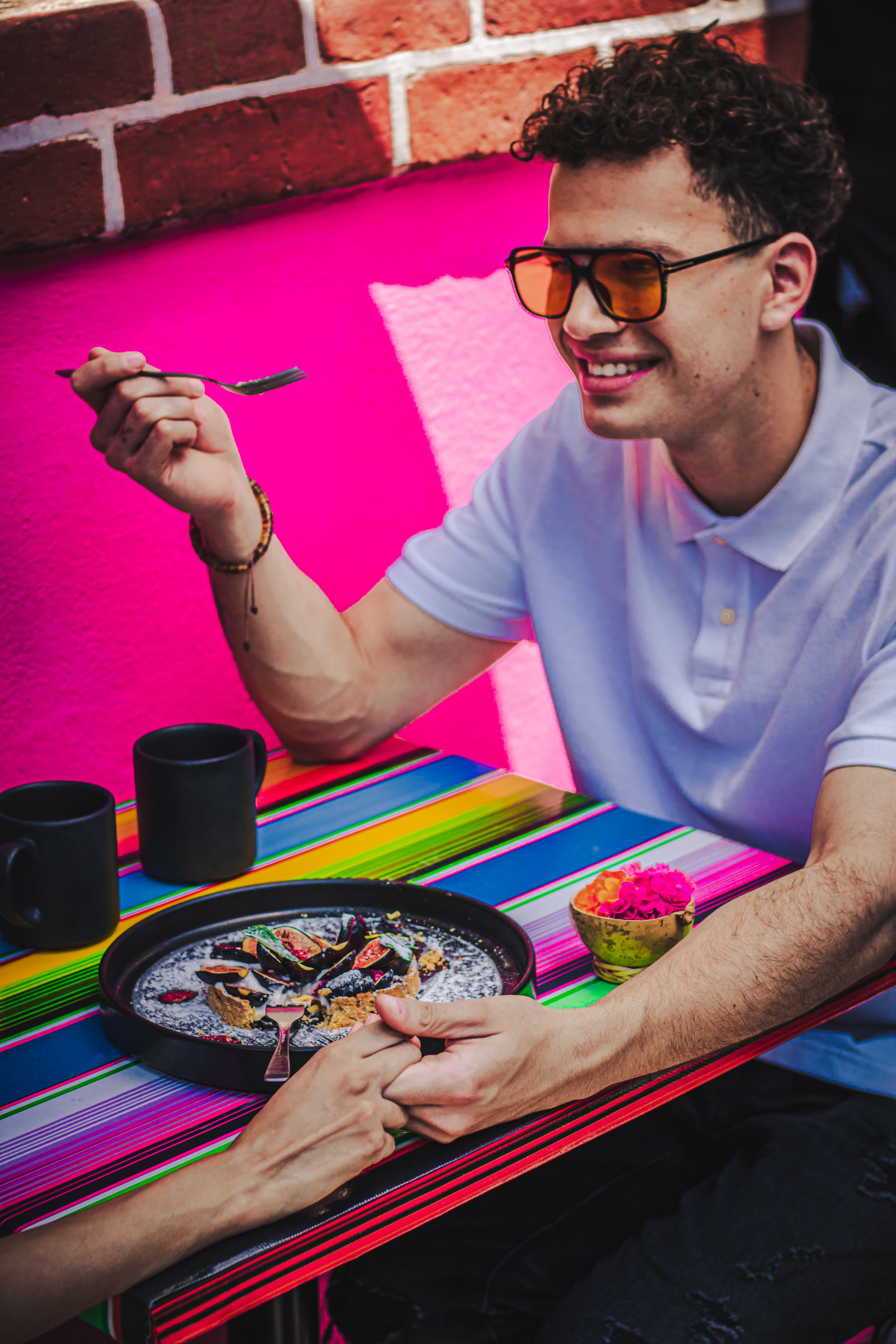 Models Eating Restaurant Photos, Download The BEST Free Models Eating ...