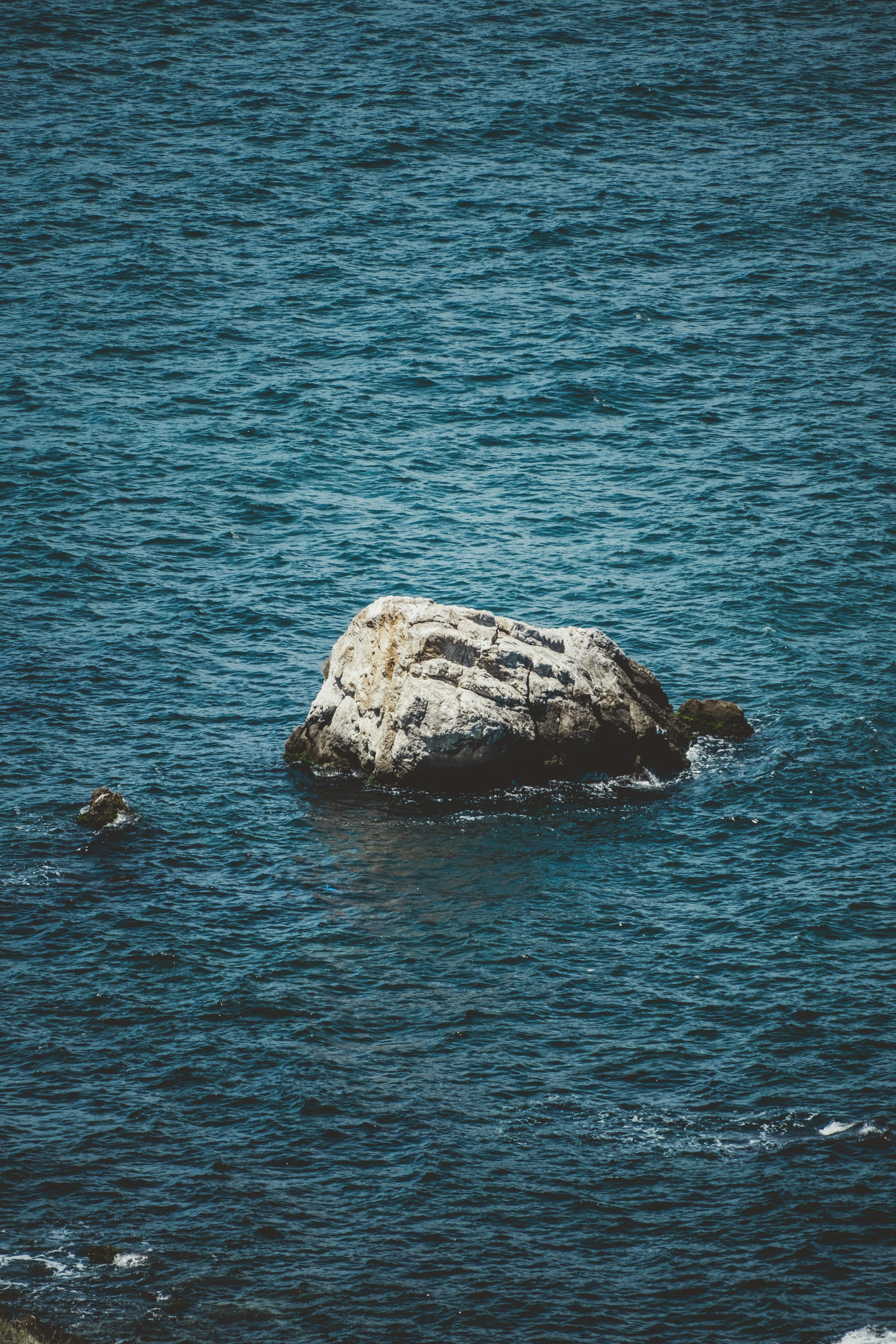 Rock on Sea Shore · Free Stock Photo