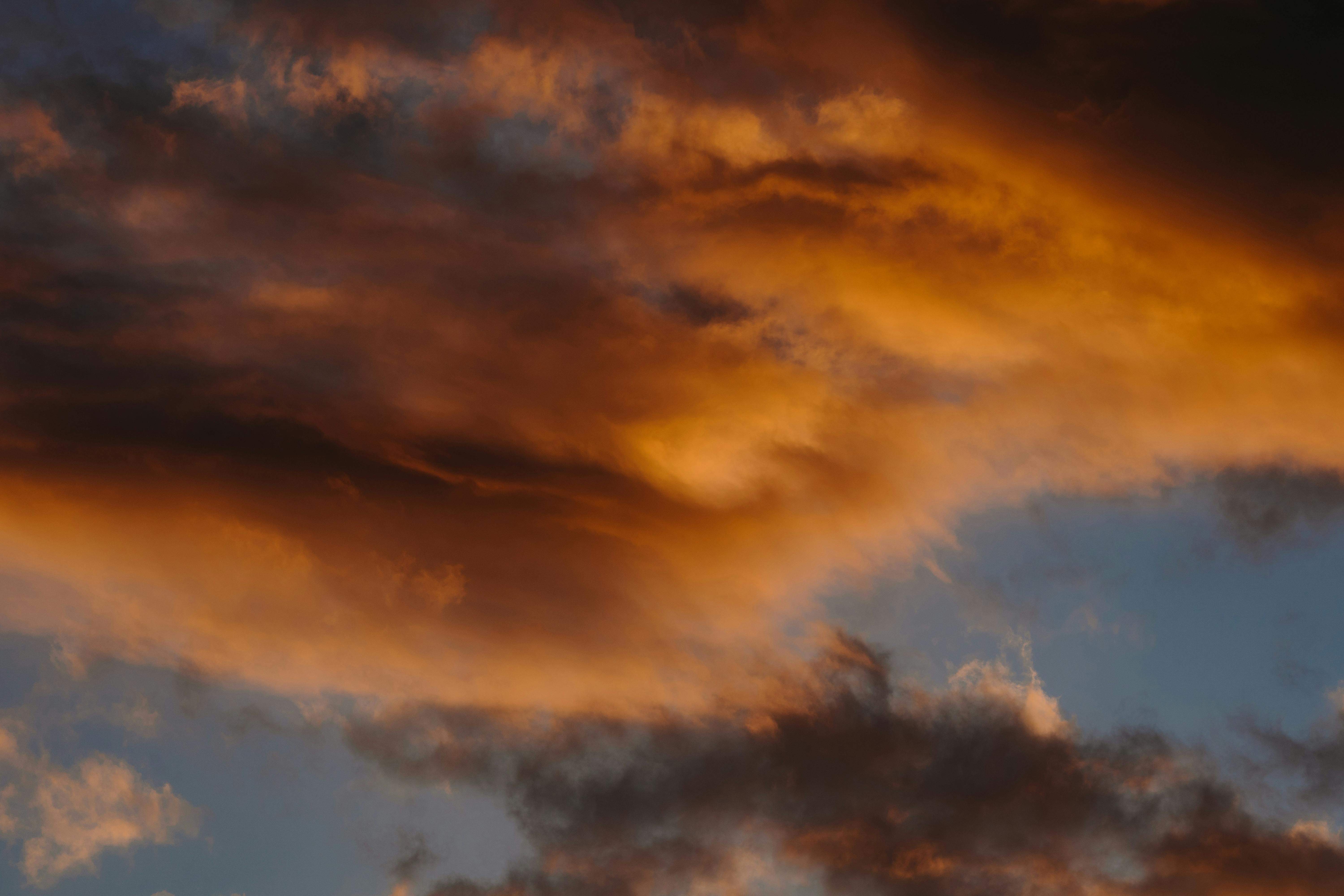Golden Stratus Cloud in the Light of the Setting Sun · Free Stock Photo