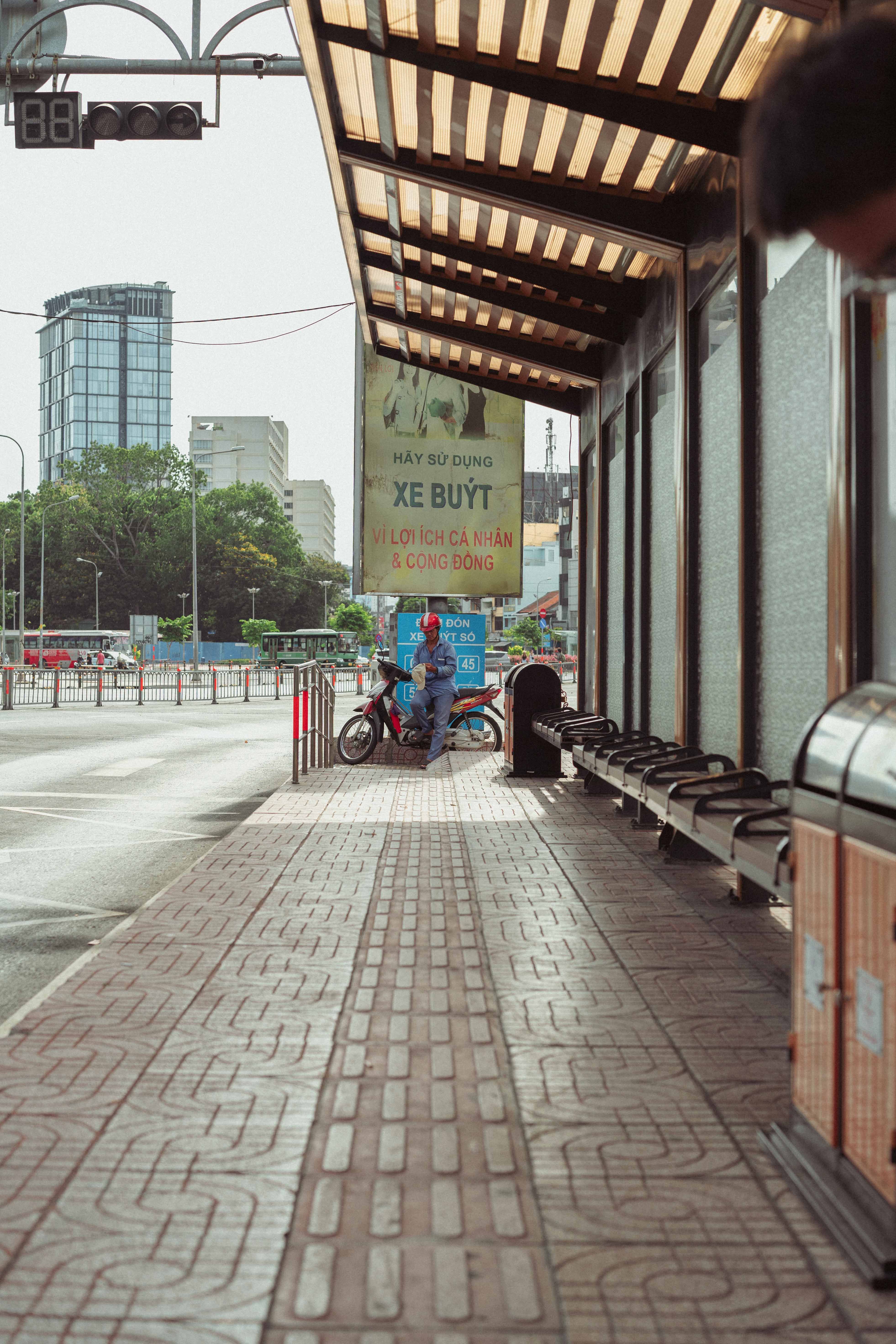 Bus Stop in City · Free Stock Photo