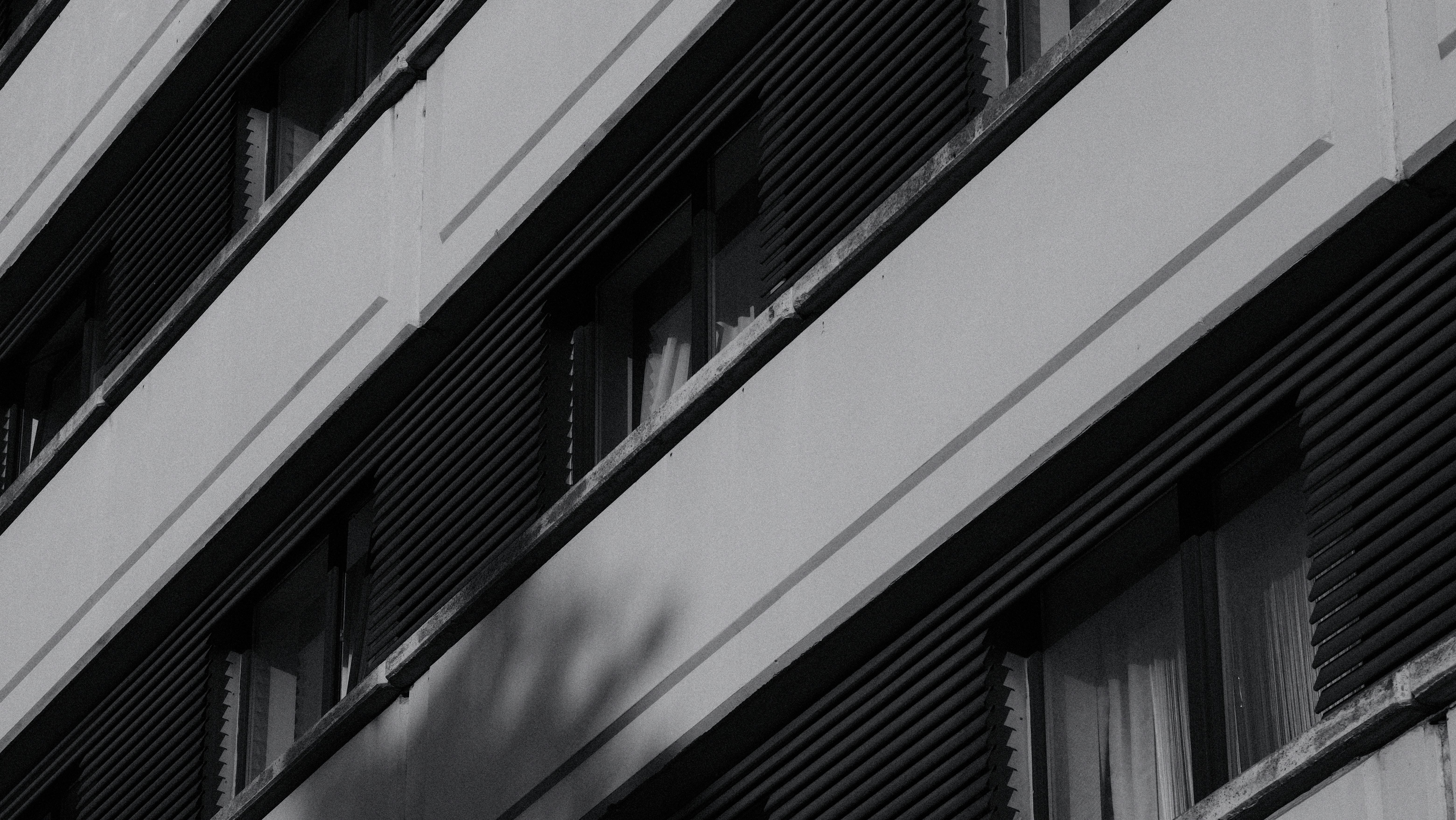 Wall of Block of Flats in Black and White · Free Stock Photo