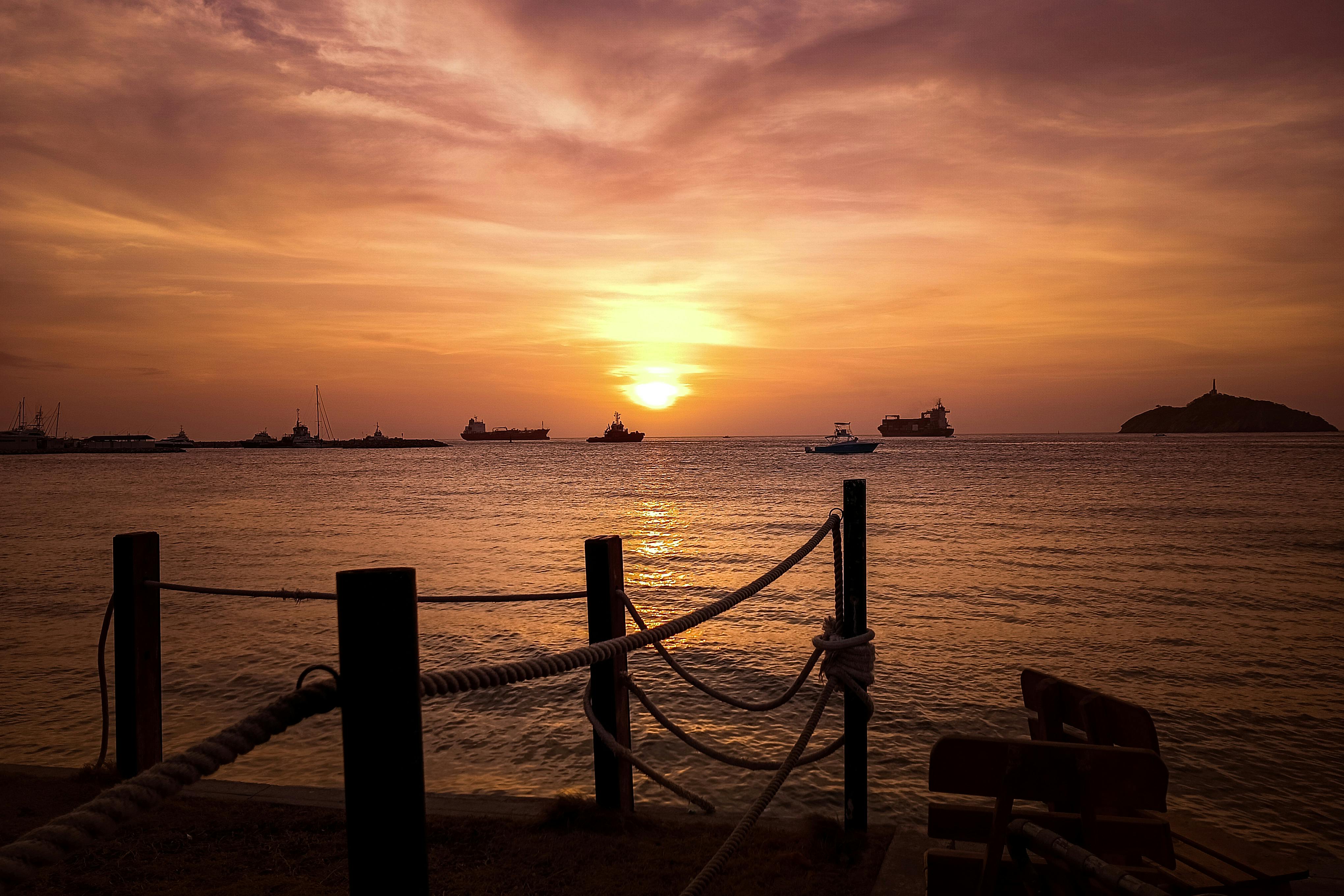 Ships Colliding Photos, Download The BEST Free Ships Colliding Stock ...