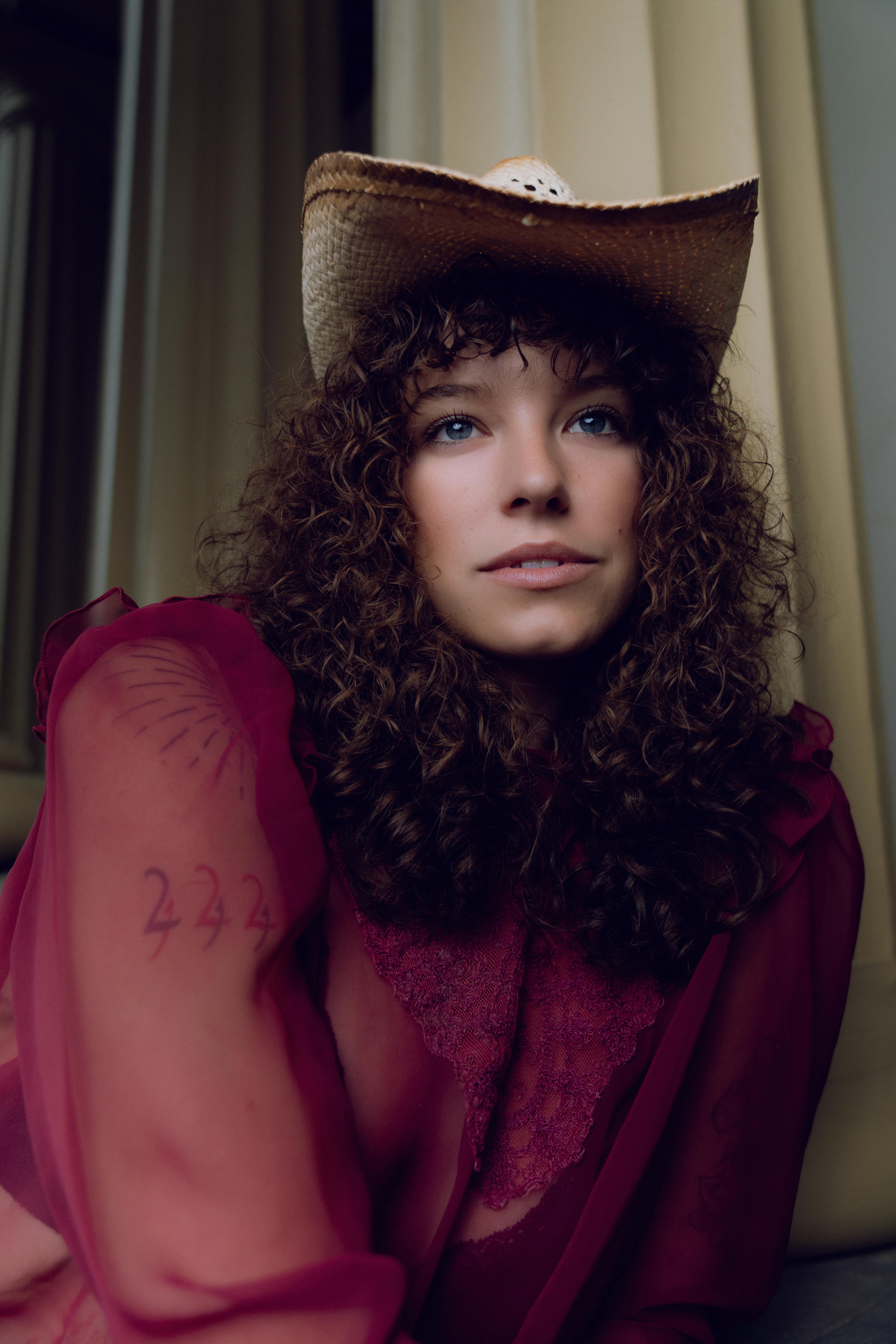 Lightning Hair Photos, Download The BEST Free Lightning Hair Stock ...