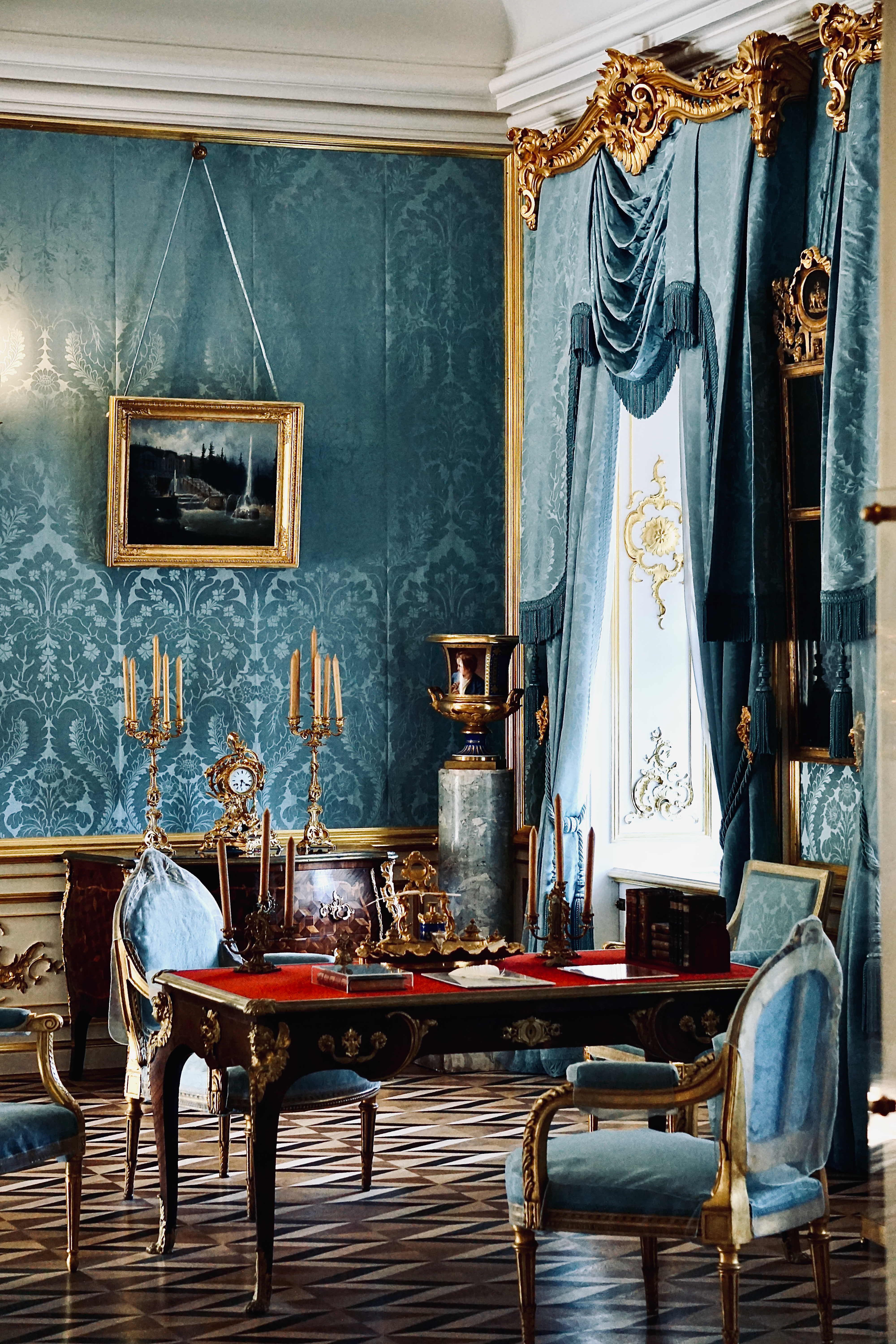 Luxury Furniture and Decorations in Room in Palace · Free Stock Photo