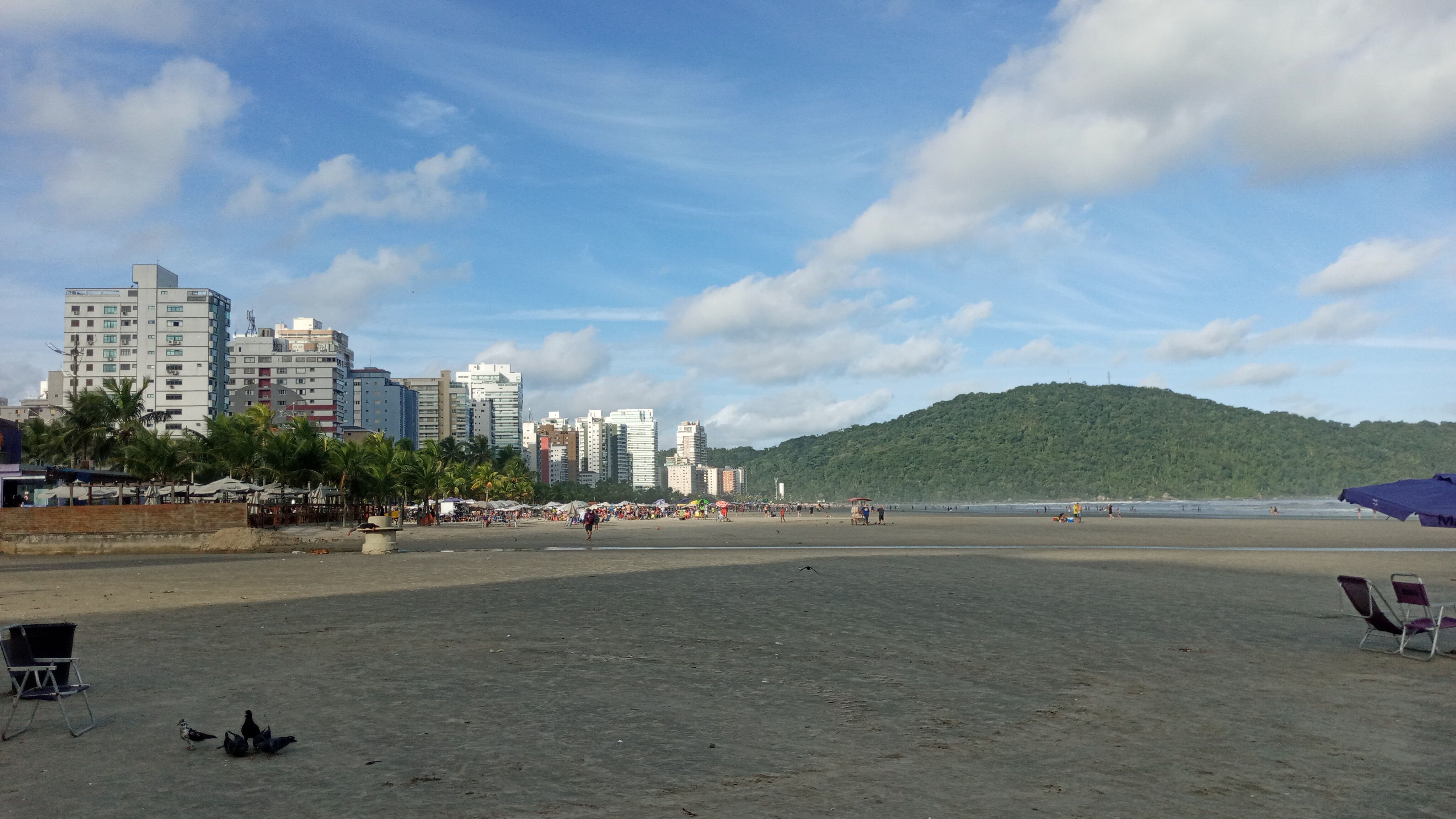 Beach in City · Free Stock Photo