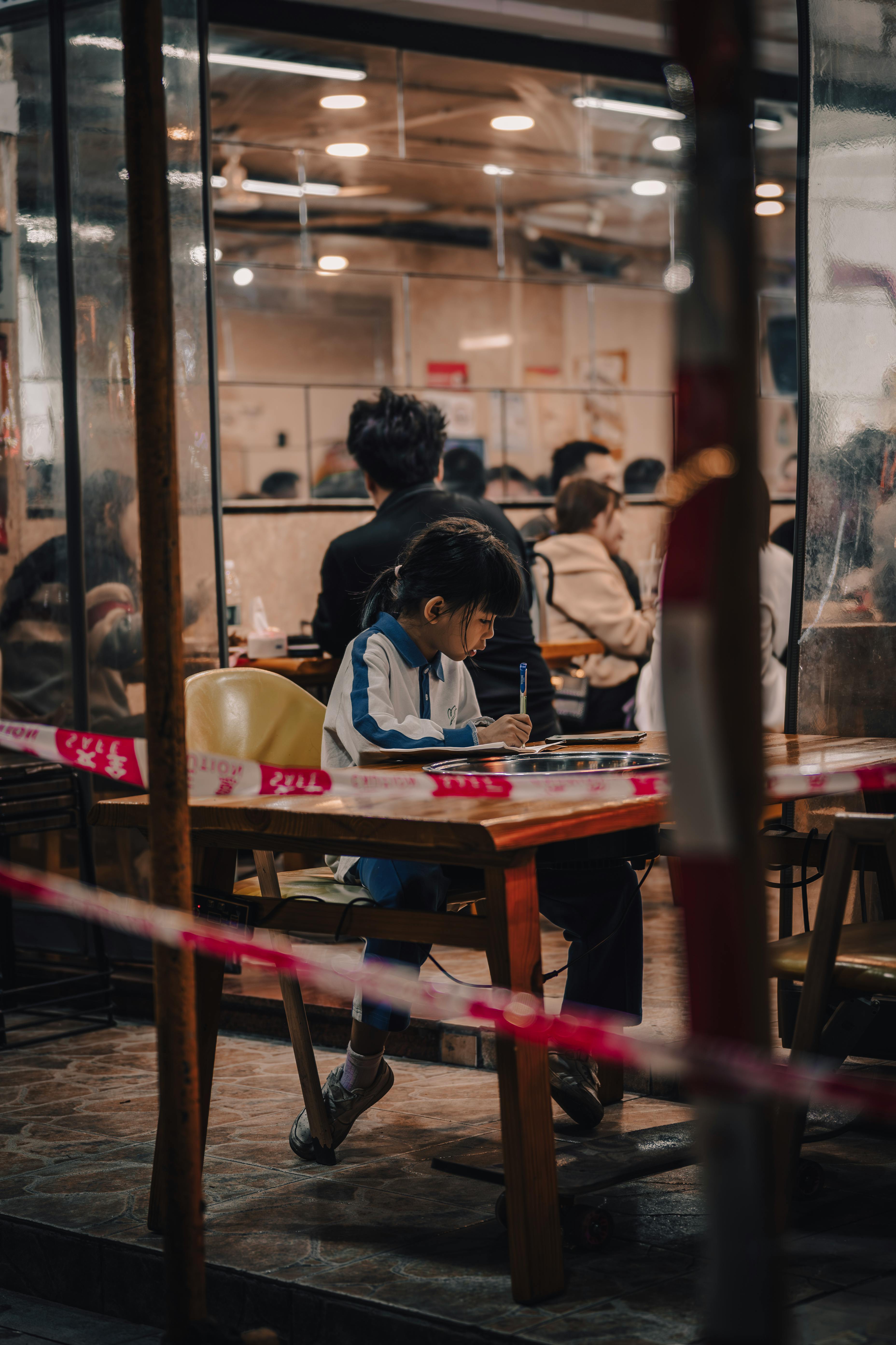 有关＃室内, elementary school students, kafe, 中國, 人, 人群, 休閒, 兒童, 公共场所, 功課 ...