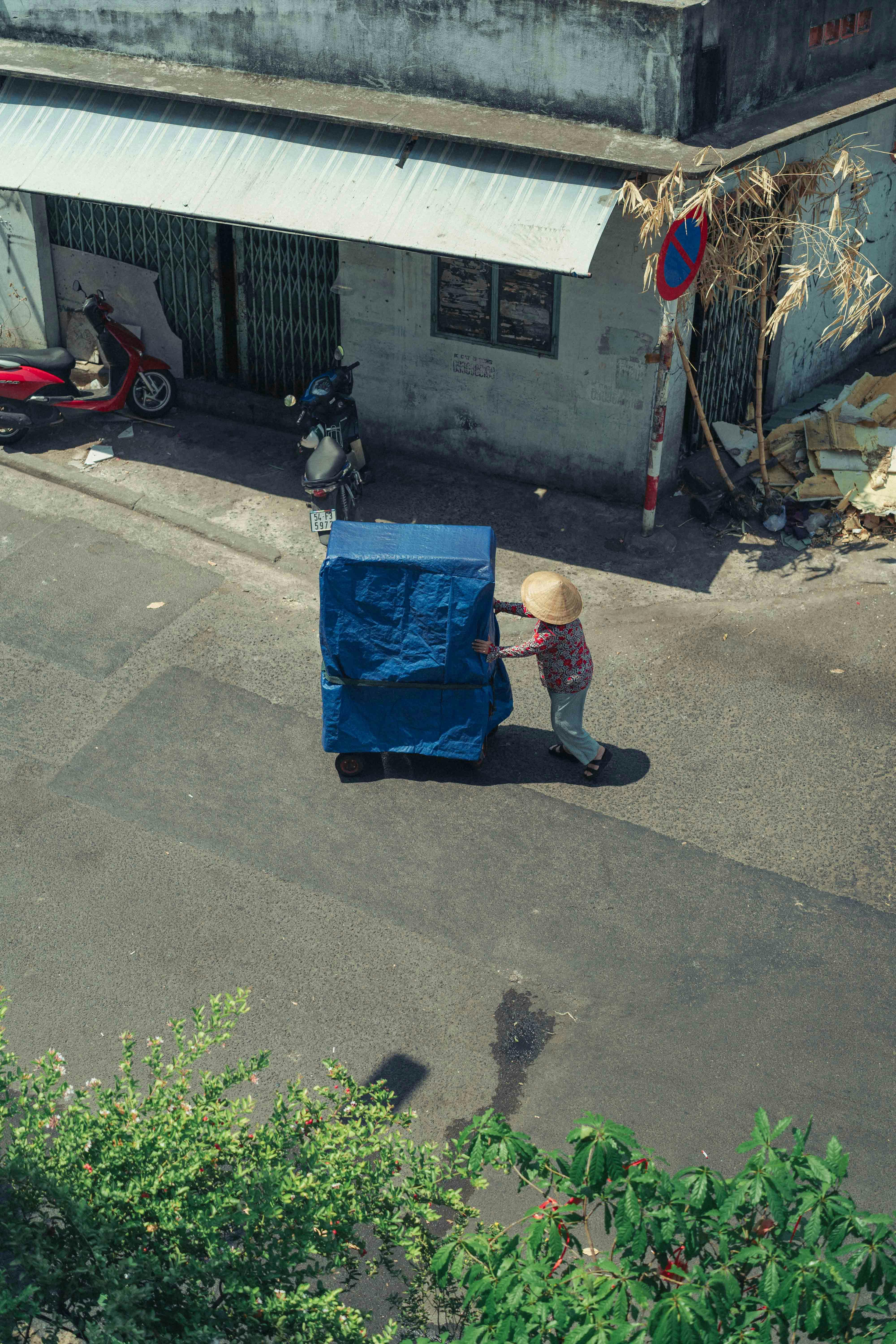 Pushing Somone Photos, Download The BEST Free Pushing Somone Stock ...