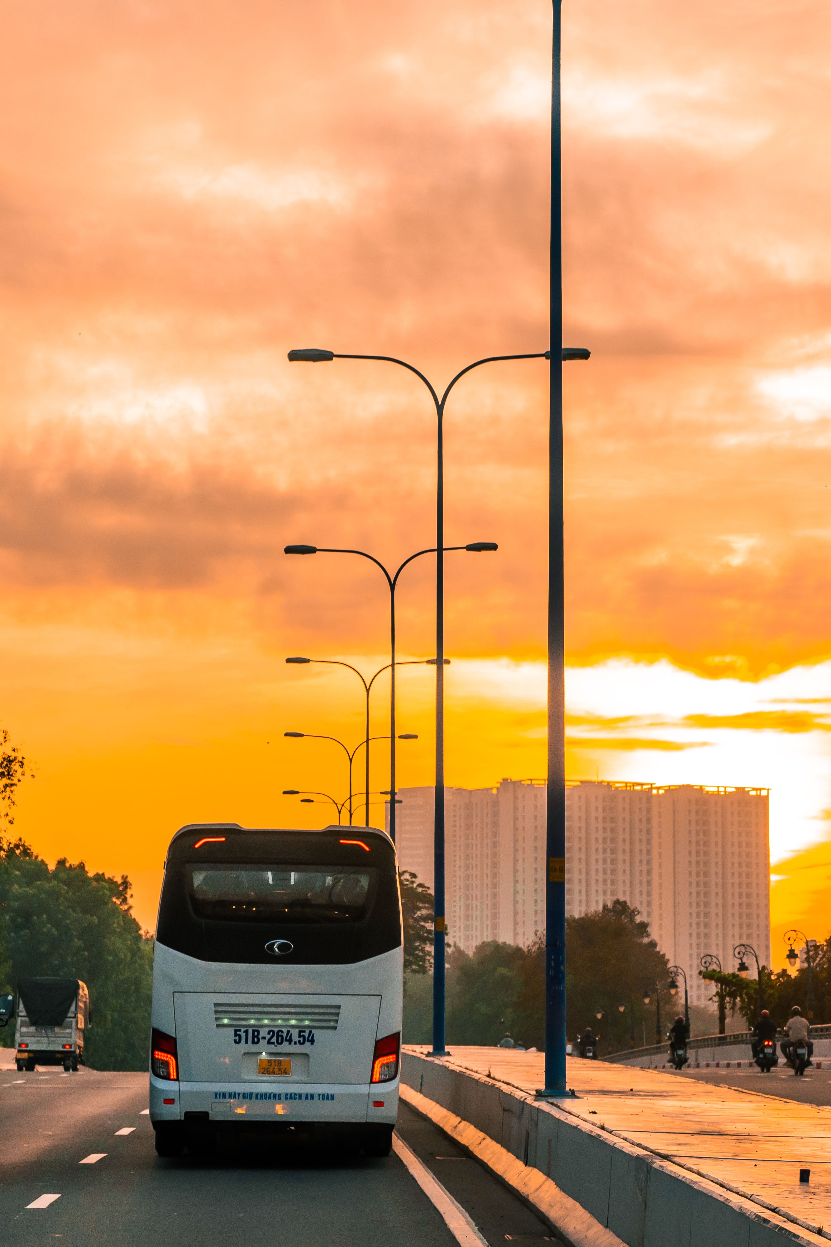 Bus Sunset Photos, Download The BEST Free Bus Sunset Stock Photos & HD ...