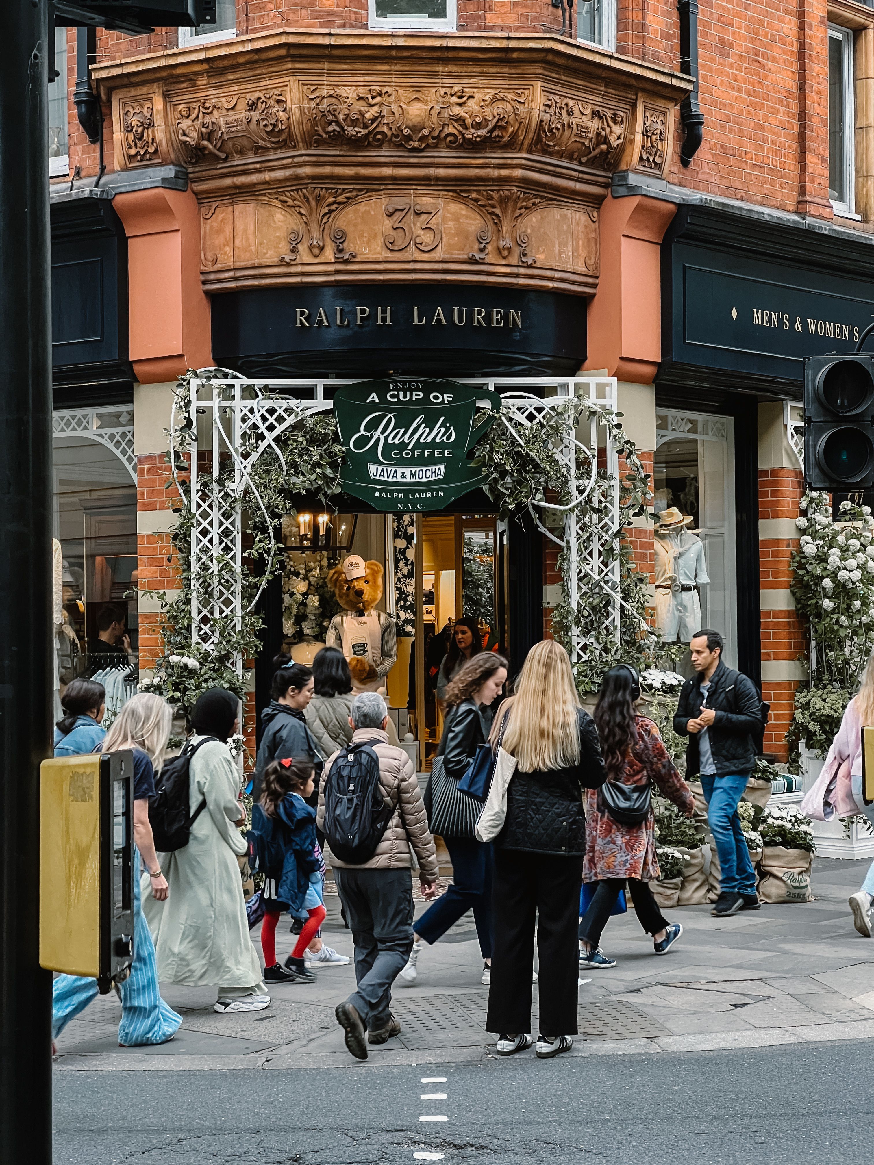 Crowded Street at Ralph Lauren Sloane Square in London, England · Free ...