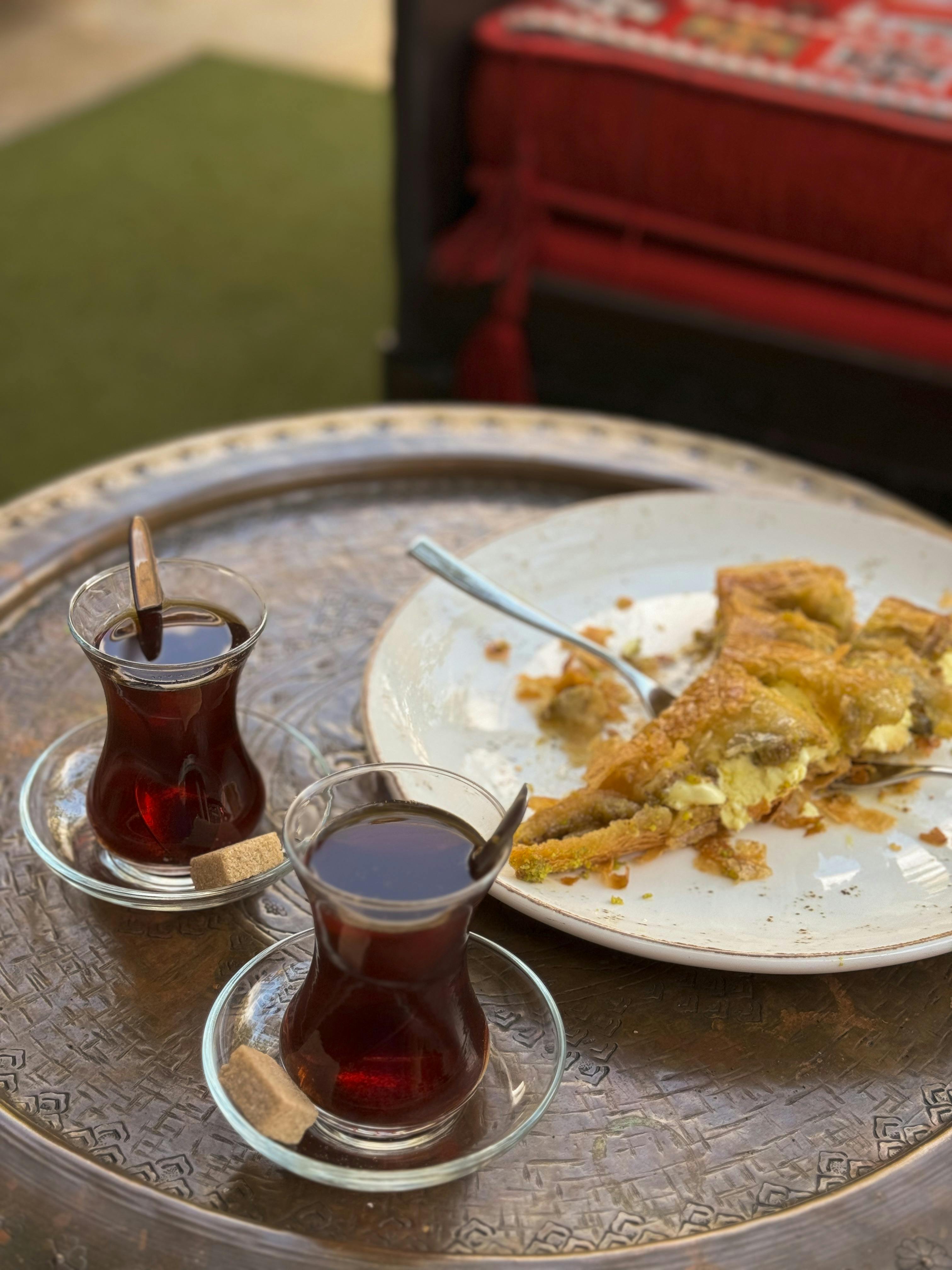 Dessert with Tea · Free Stock Photo