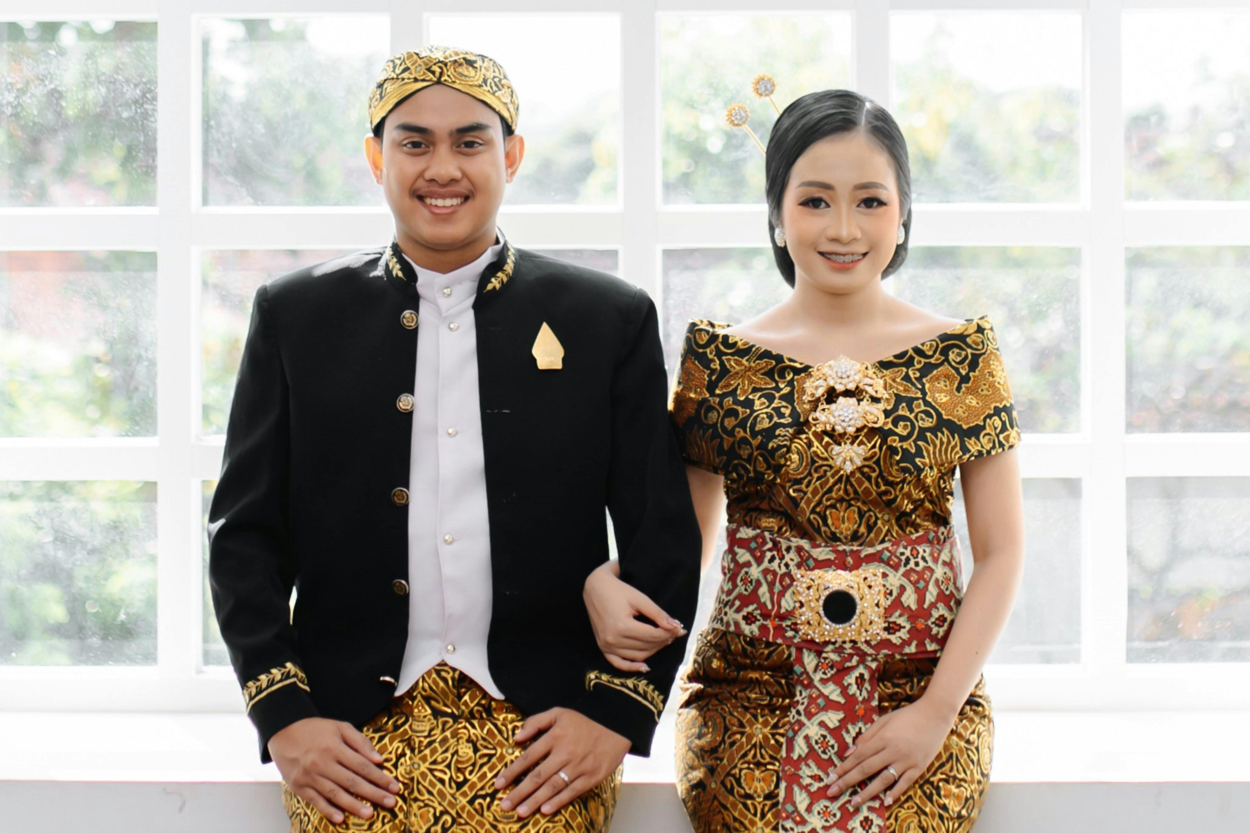 Portrait of Traditional Wedding Couple · Free Stock Photo