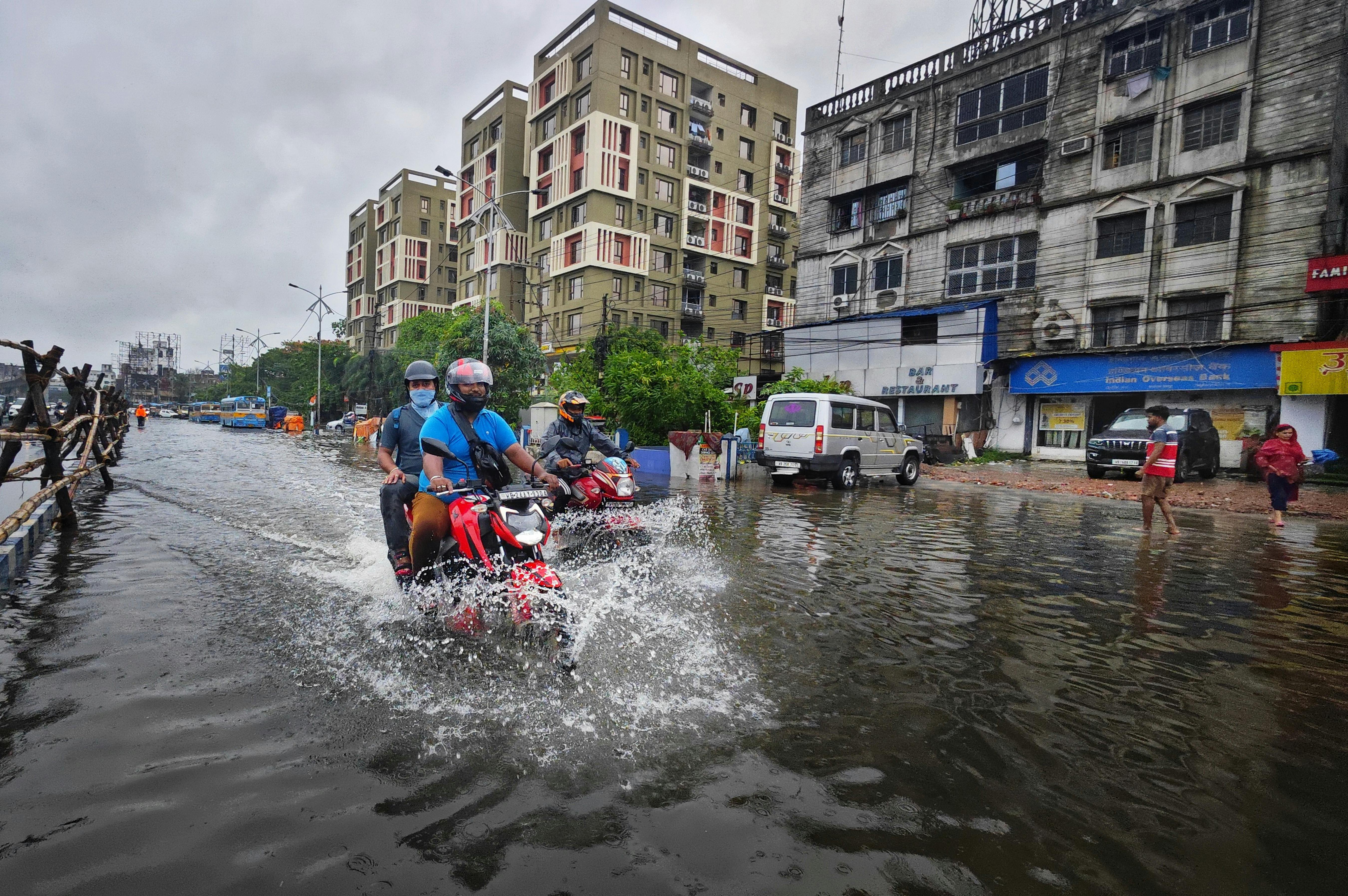 Flood on Street in City · Free Stock Photo