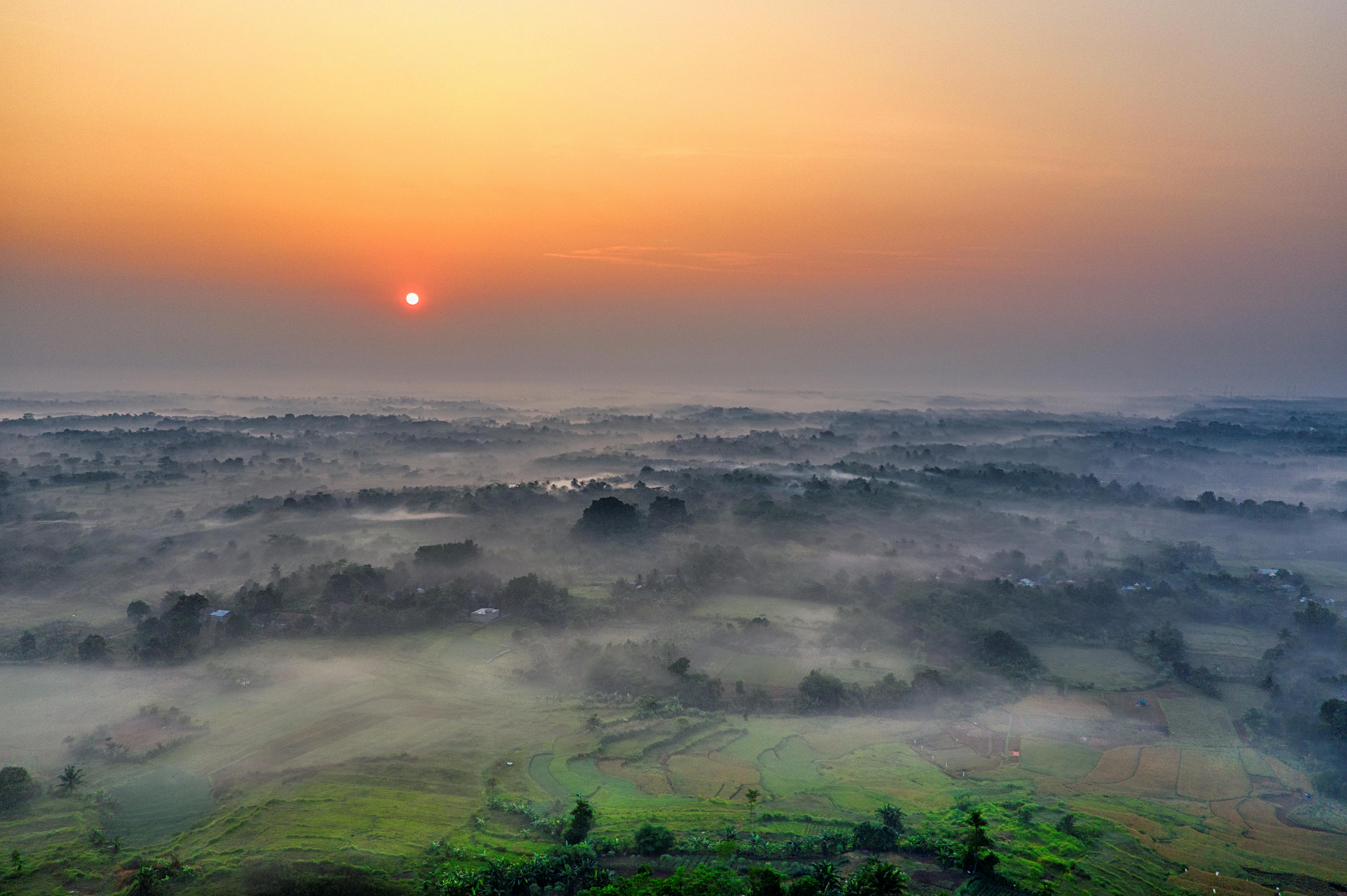 Mountains during Golden Hour · Free Stock Photo