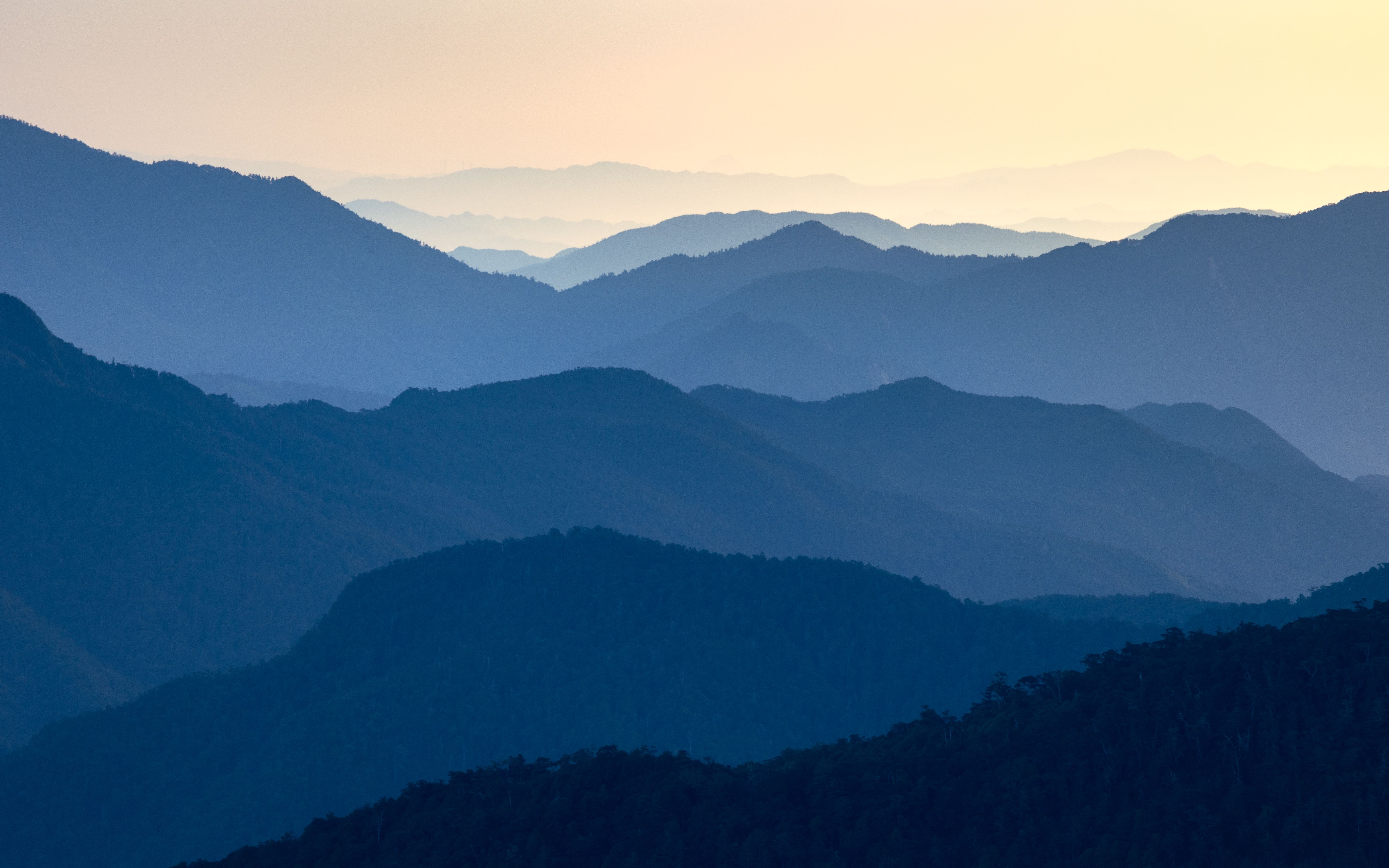 Mountain View during Morning · Free Stock Photo