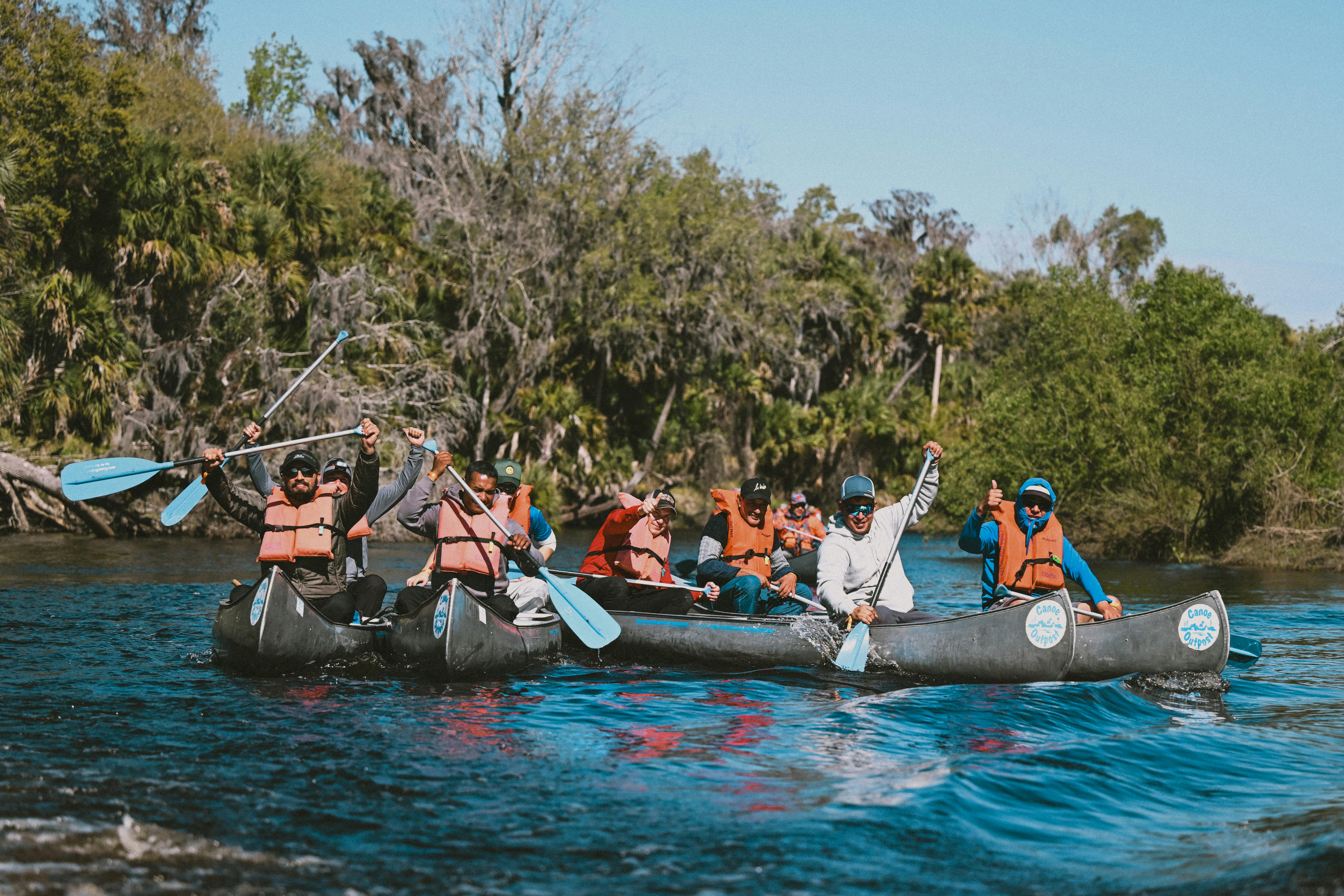 People Canoeing on River · Free Stock Photo