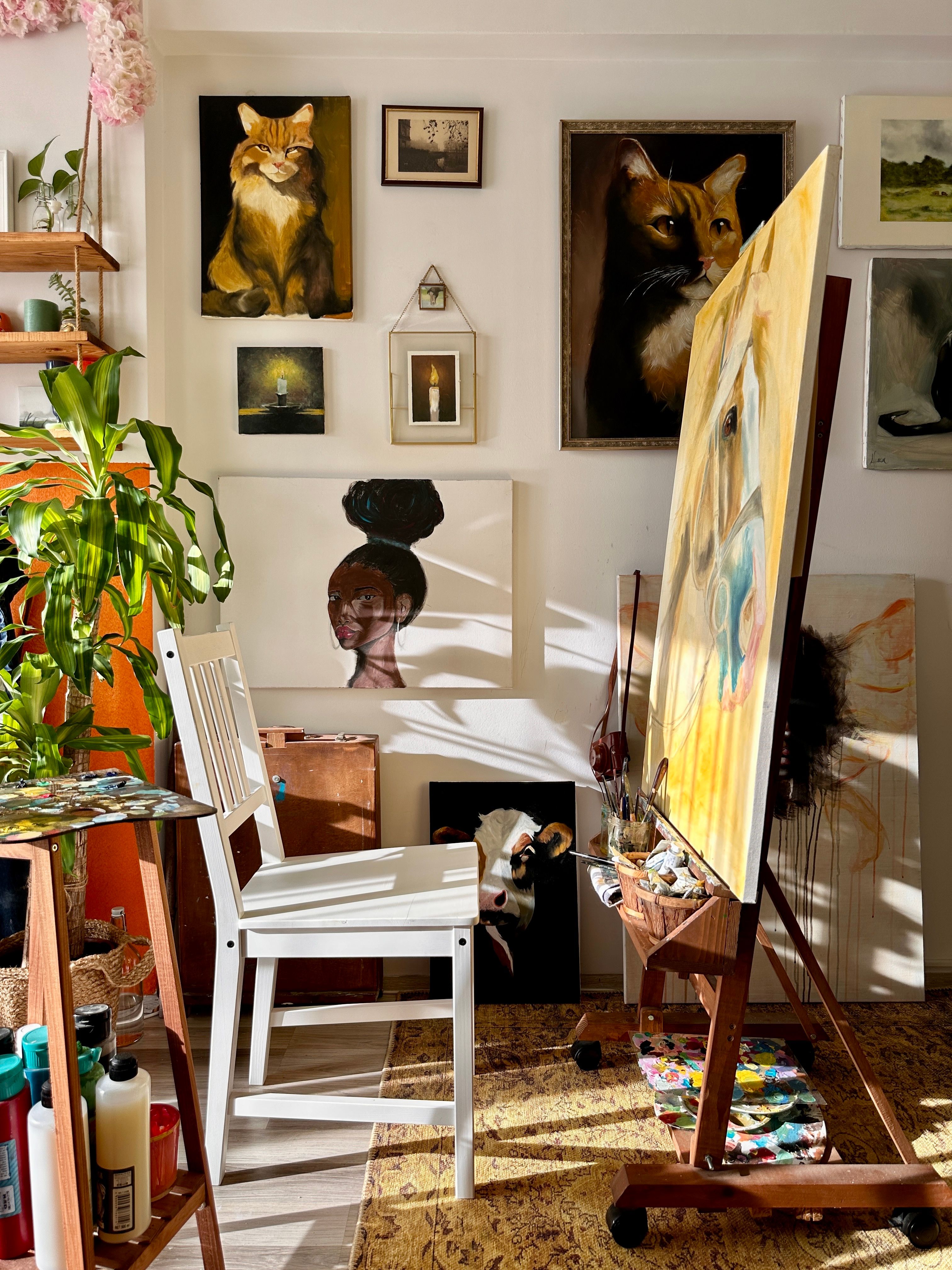 Paintings and Easel in Room · Free Stock Photo