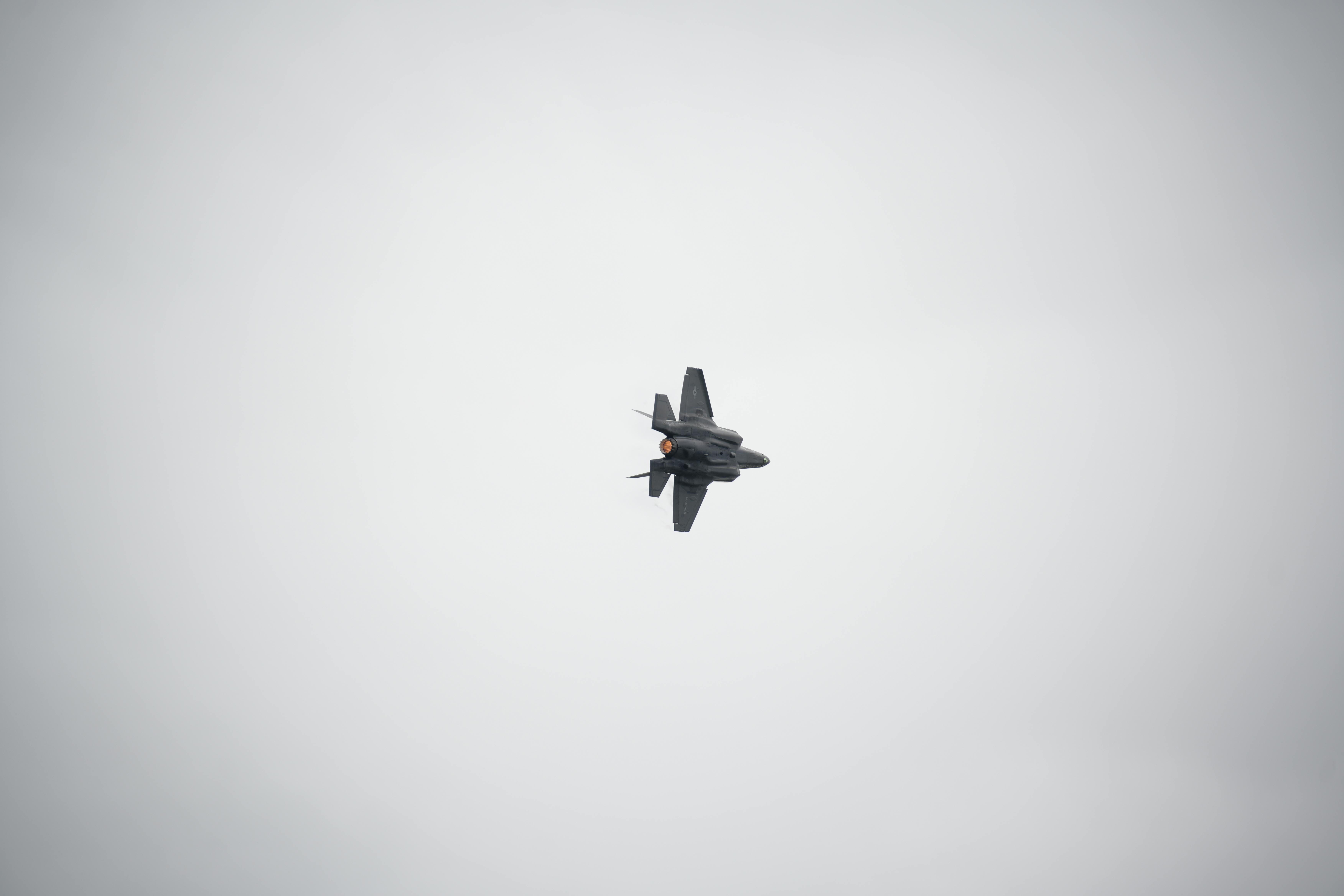 Grey Jet Plane · Free Stock Photo