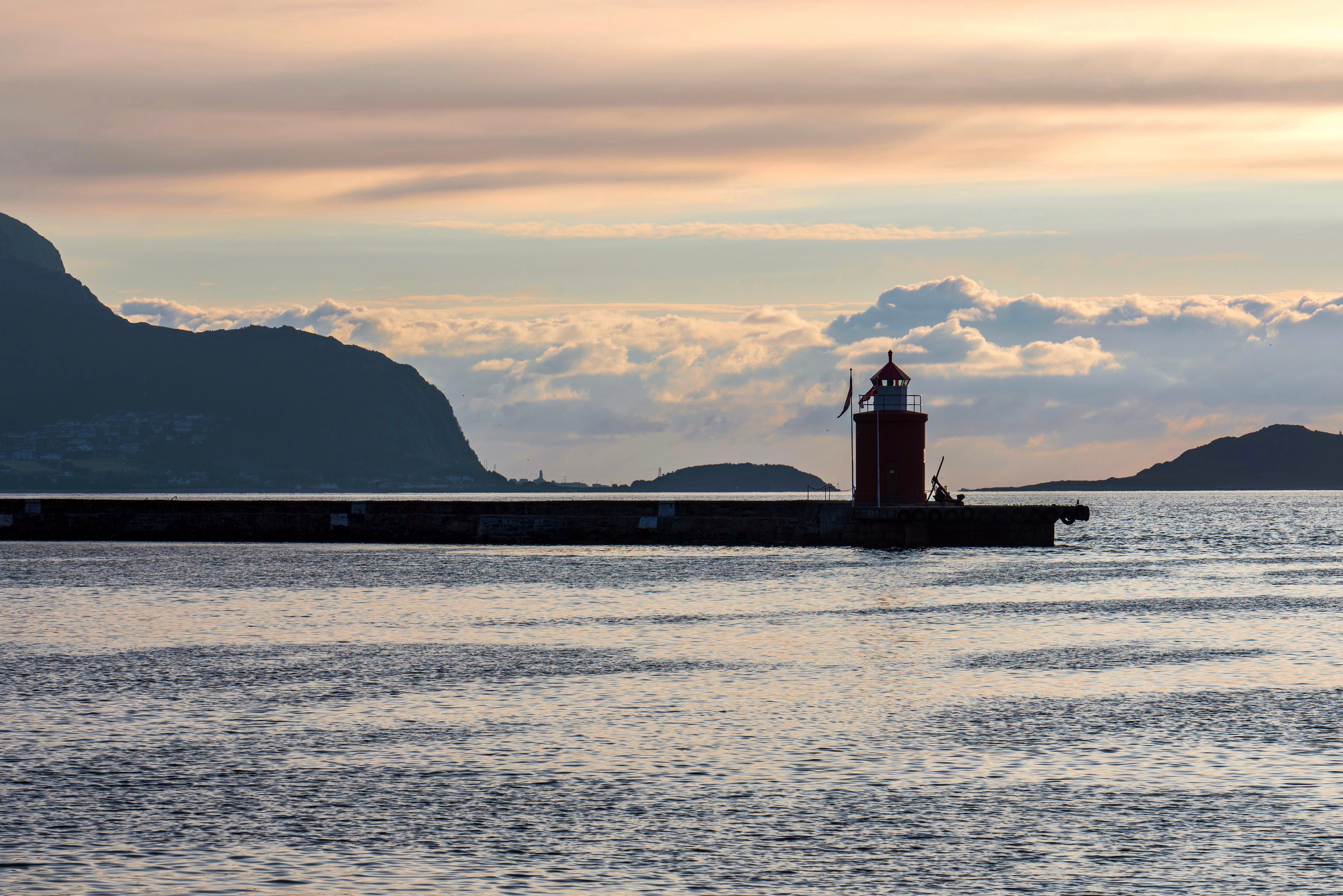 Lighthouse on Sea Coast · Free Stock Photo