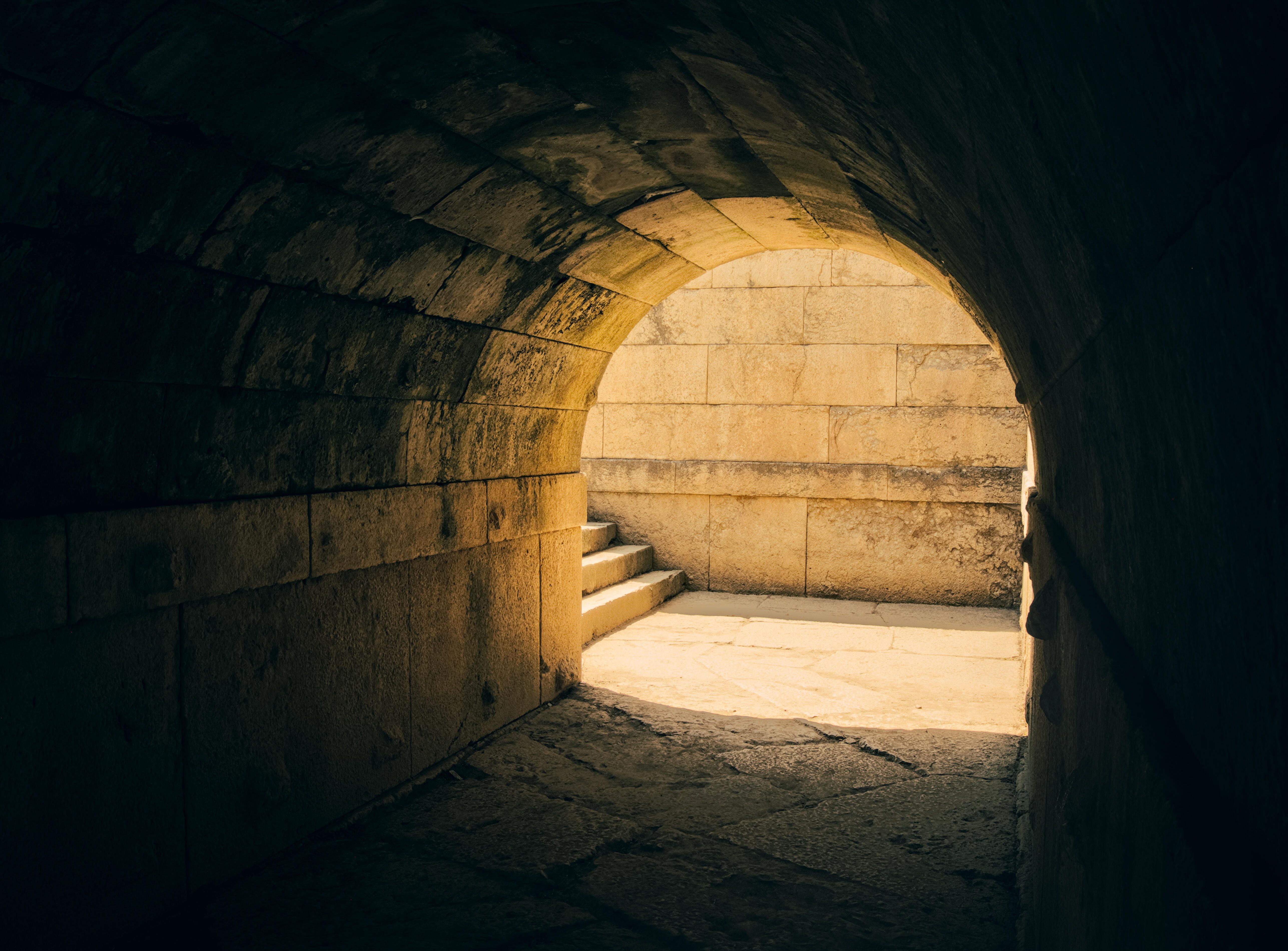 Old Archway Leading to Outdoor Steps · Free Stock Photo