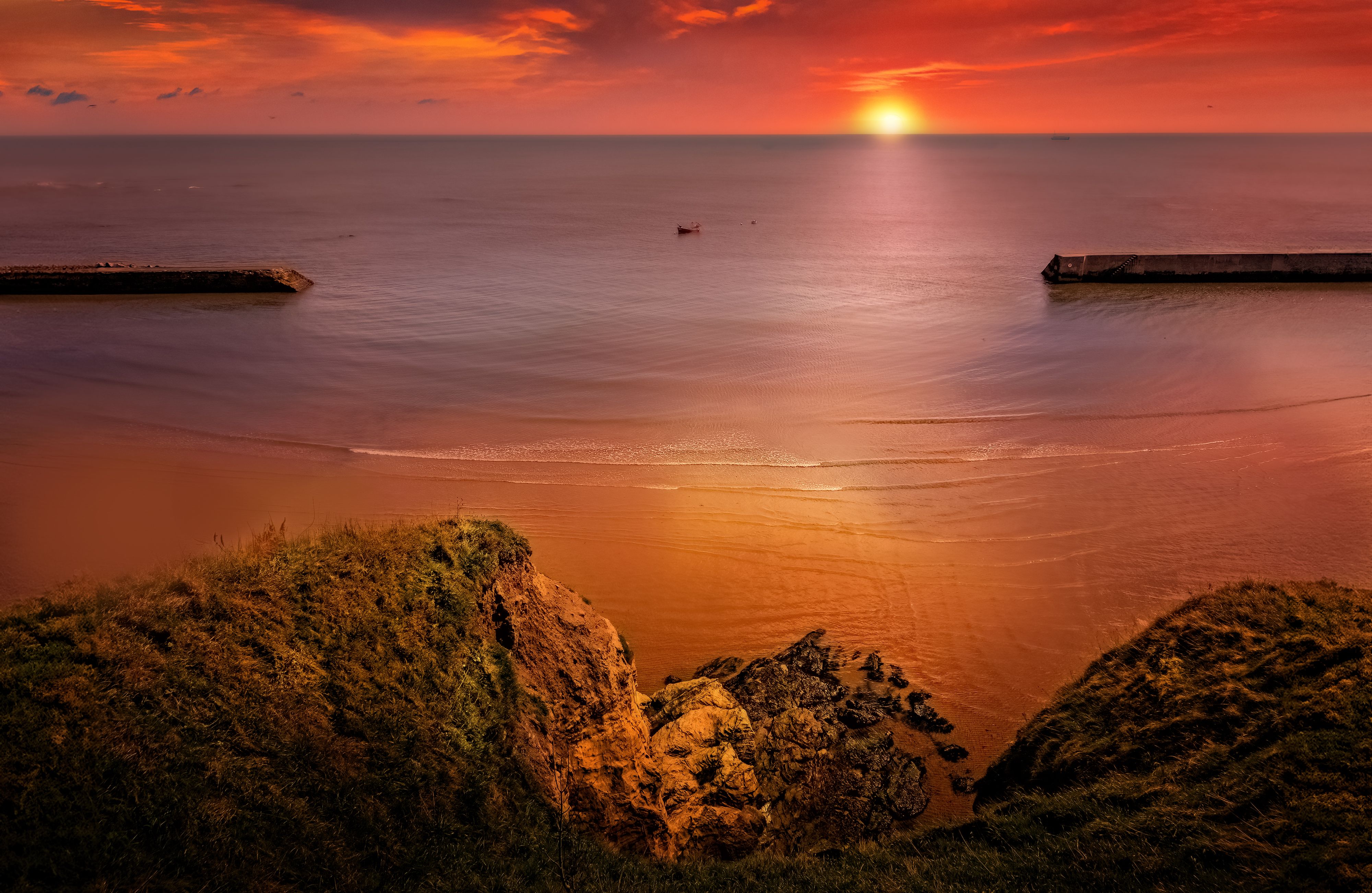 Sea Shore at Sunset · Free Stock Photo