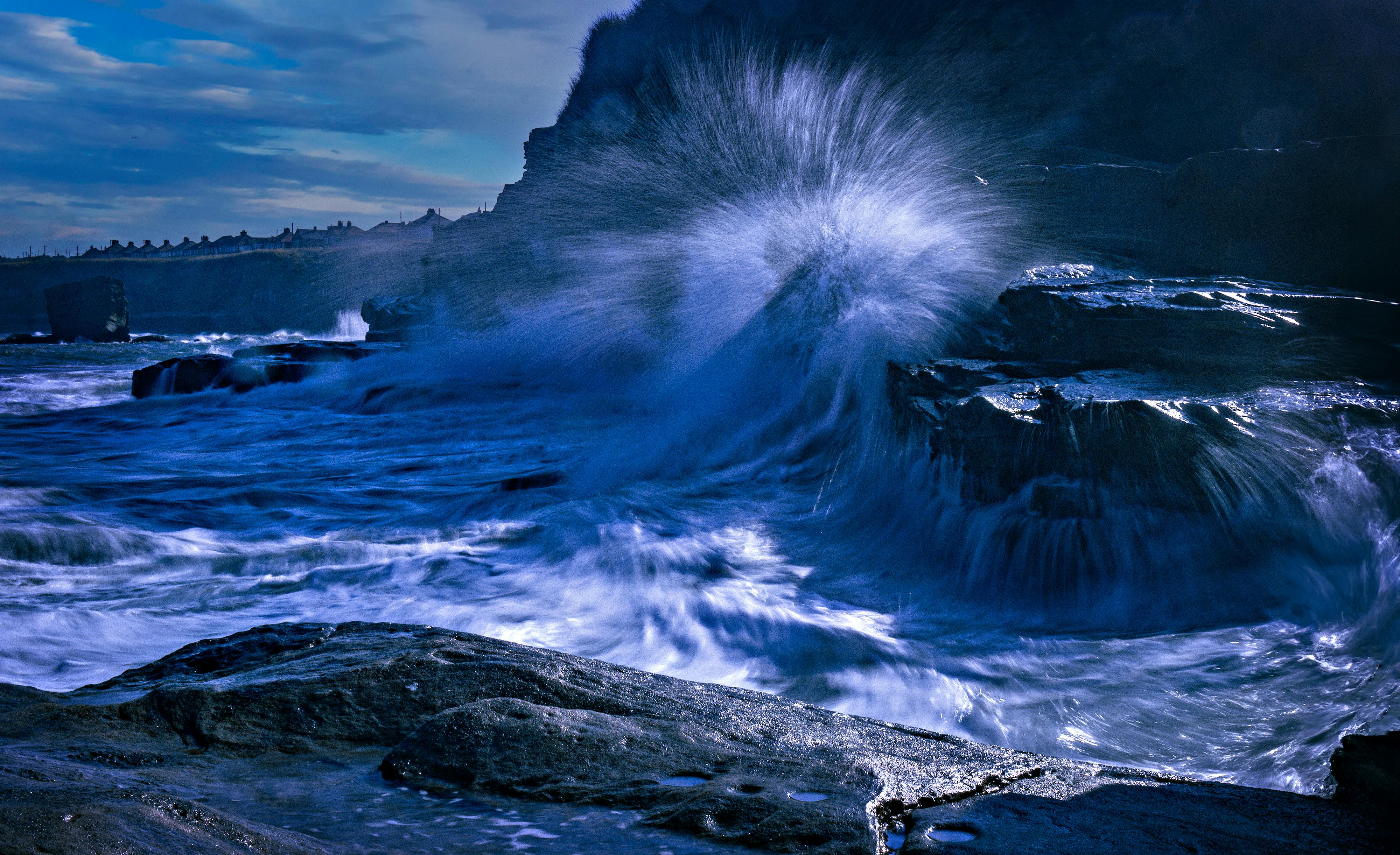 Waves Breaking against the Rocks on the Coast · Free Stock Photo