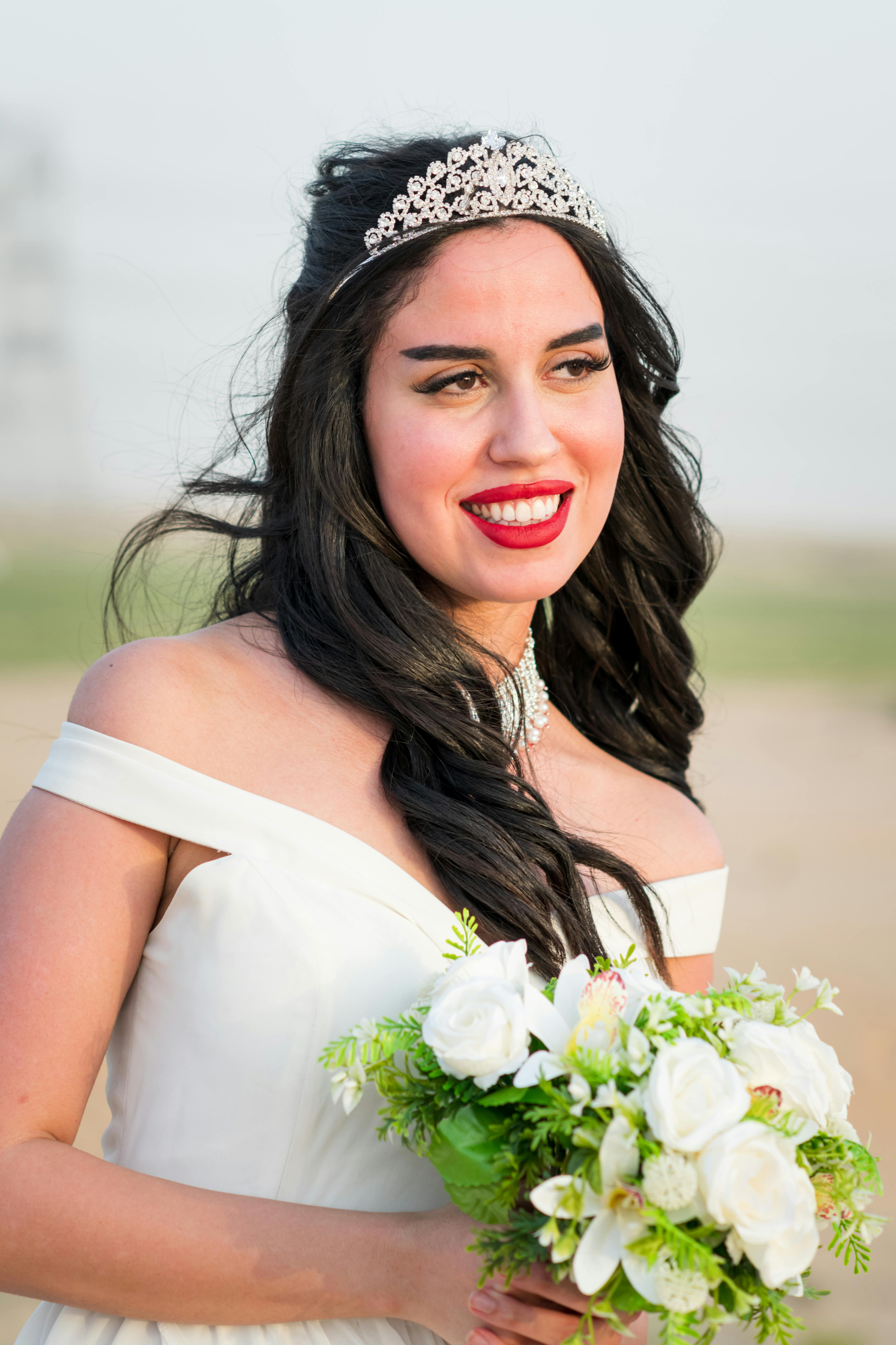 Bride With Flowers Photos, Download The BEST Free Bride With Flowers ...