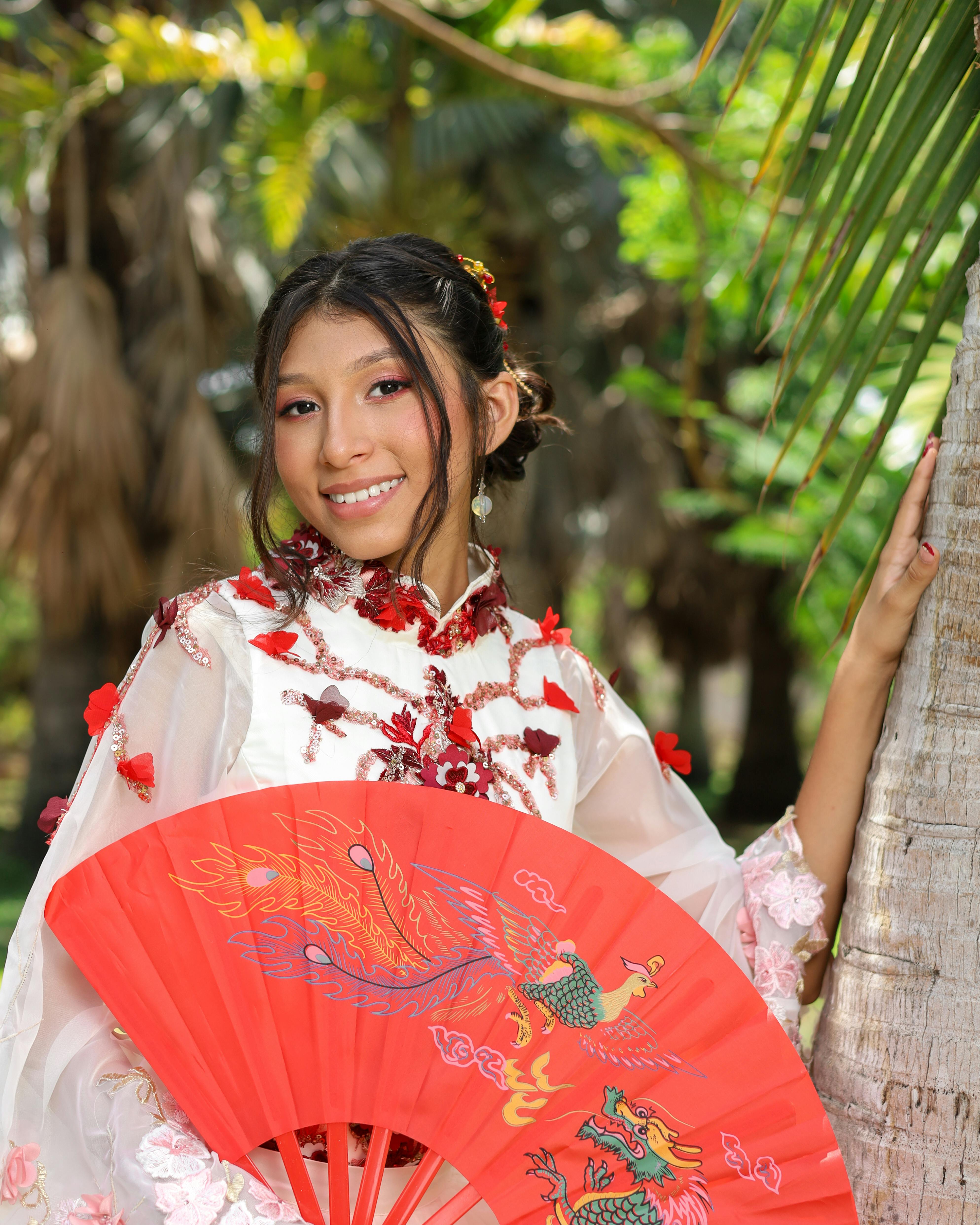 Red Chinese Fan Photos, Download The BEST Free Red Chinese Fan Stock ...