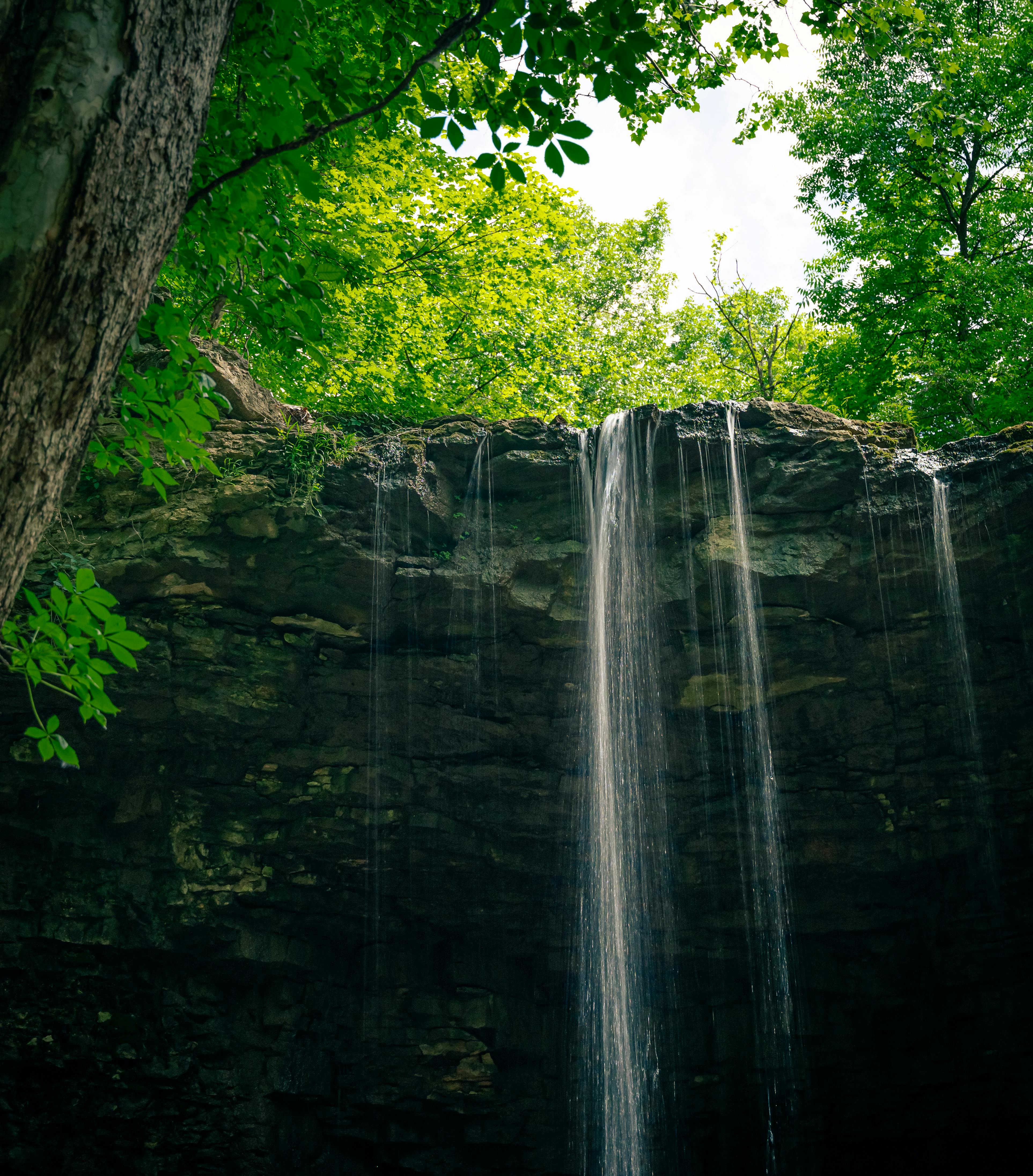Water Falling from Stone Shelf · Free Stock Photo