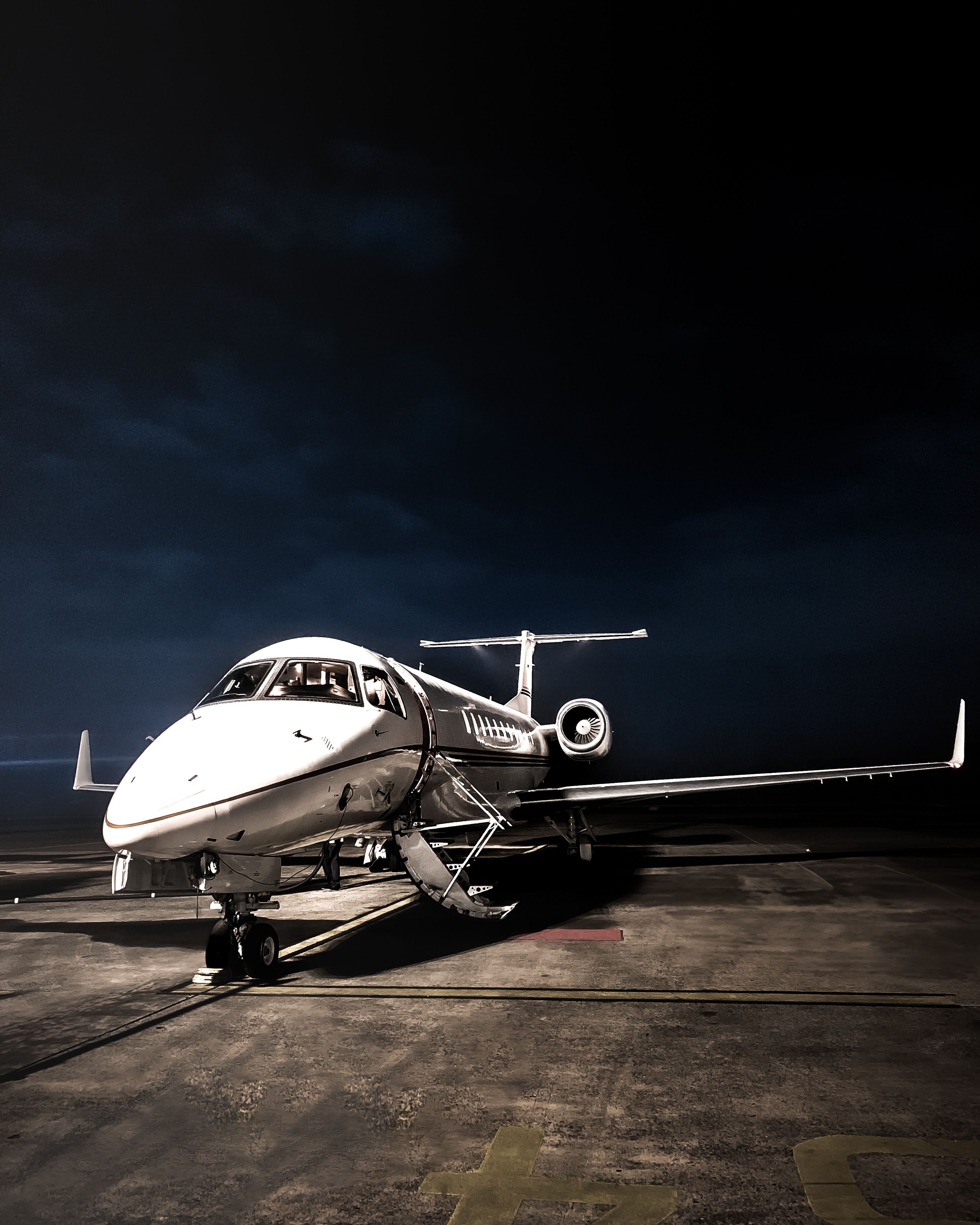 Embraer Legacy 600 Private Jet · Free Stock Photo