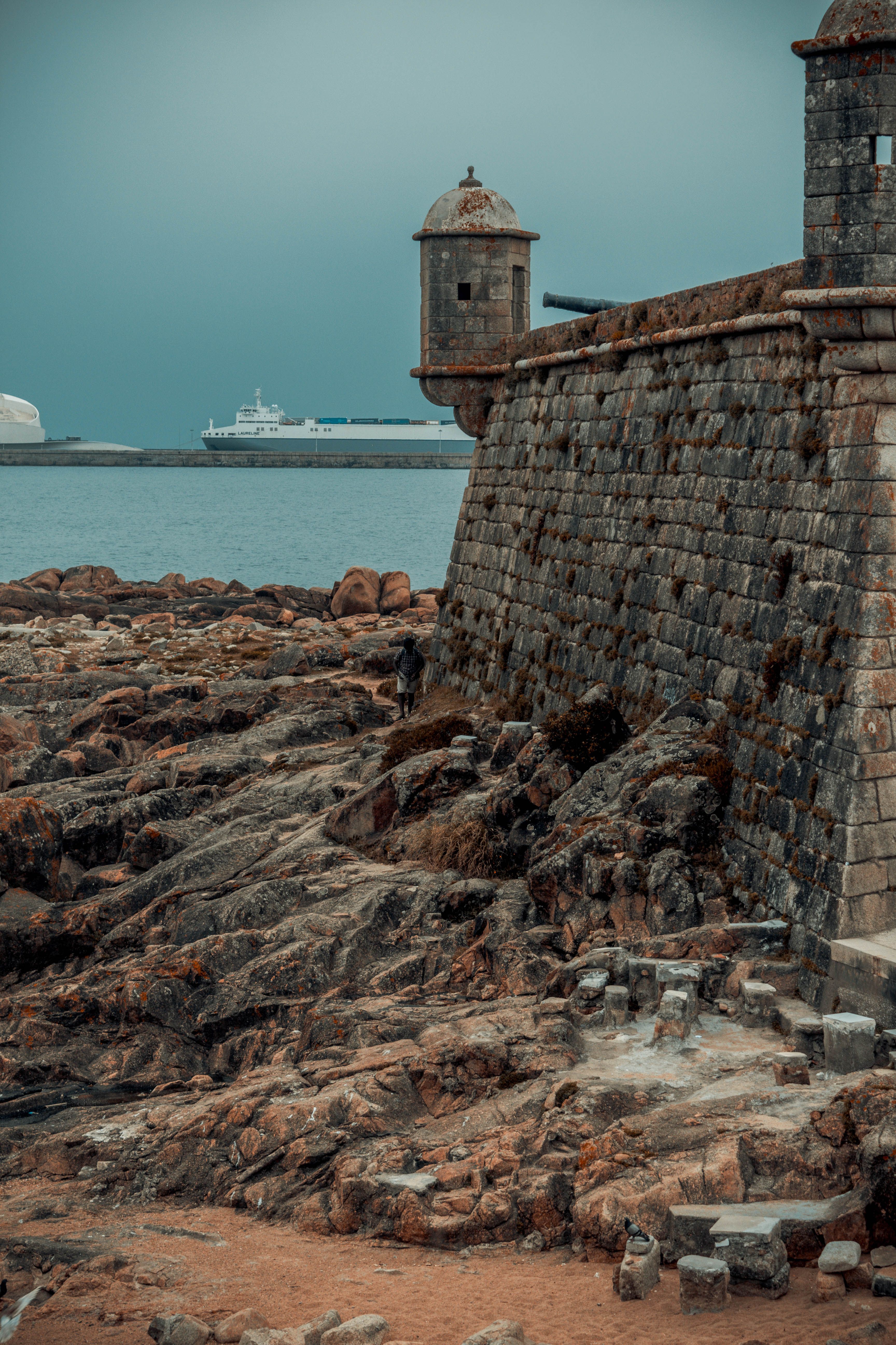 Fort on Sea Shore · Free Stock Photo