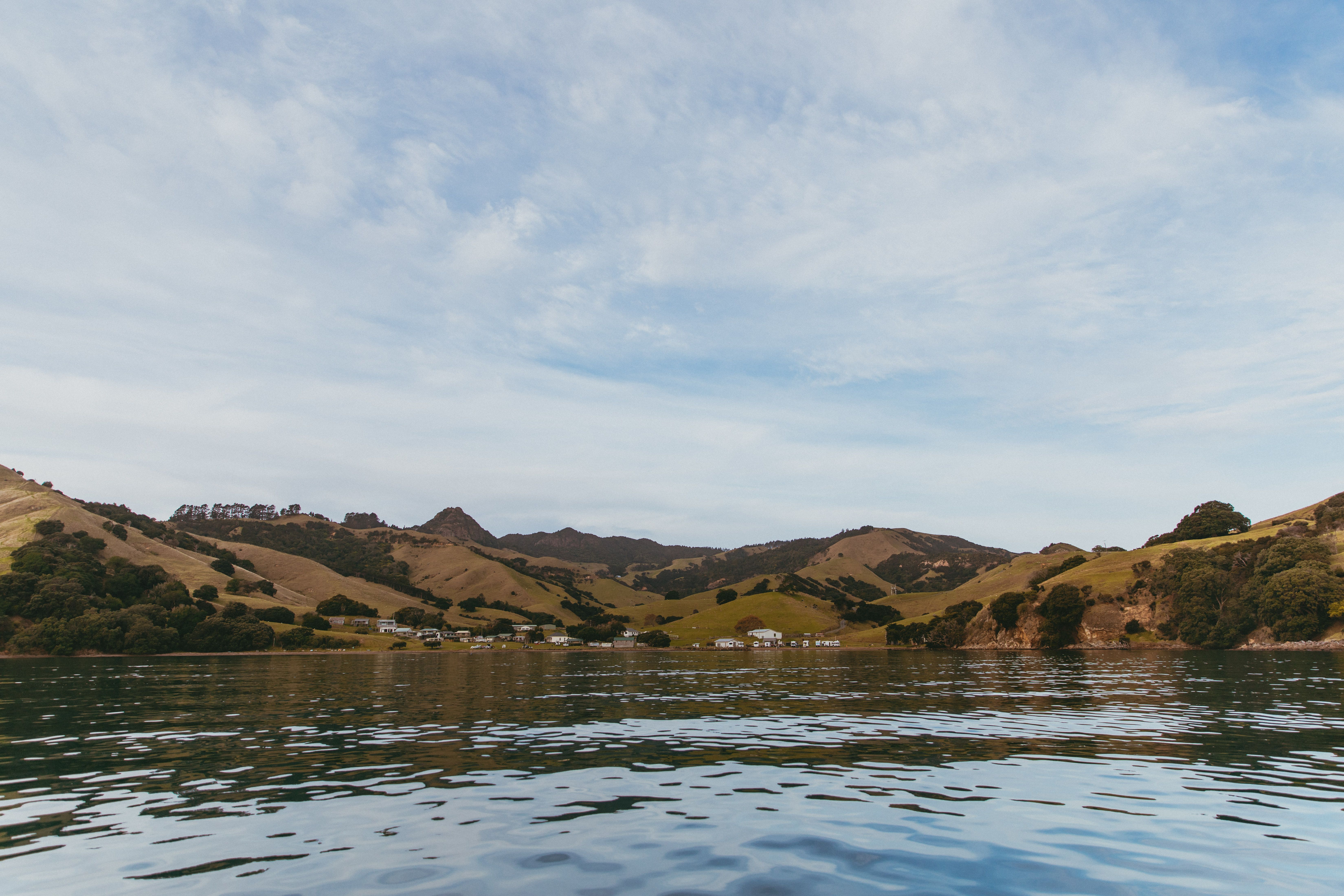 A view of the water from a boat · Free Stock Photo