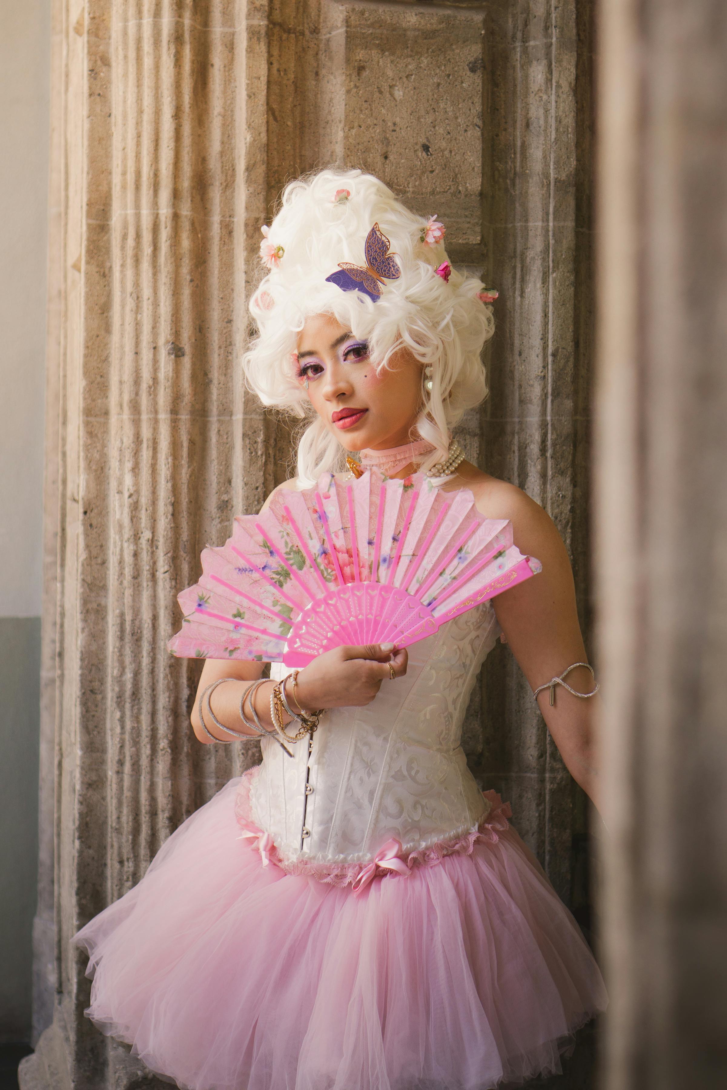 Basic White Woman Photos, Download The BEST Free Basic White Woman ...