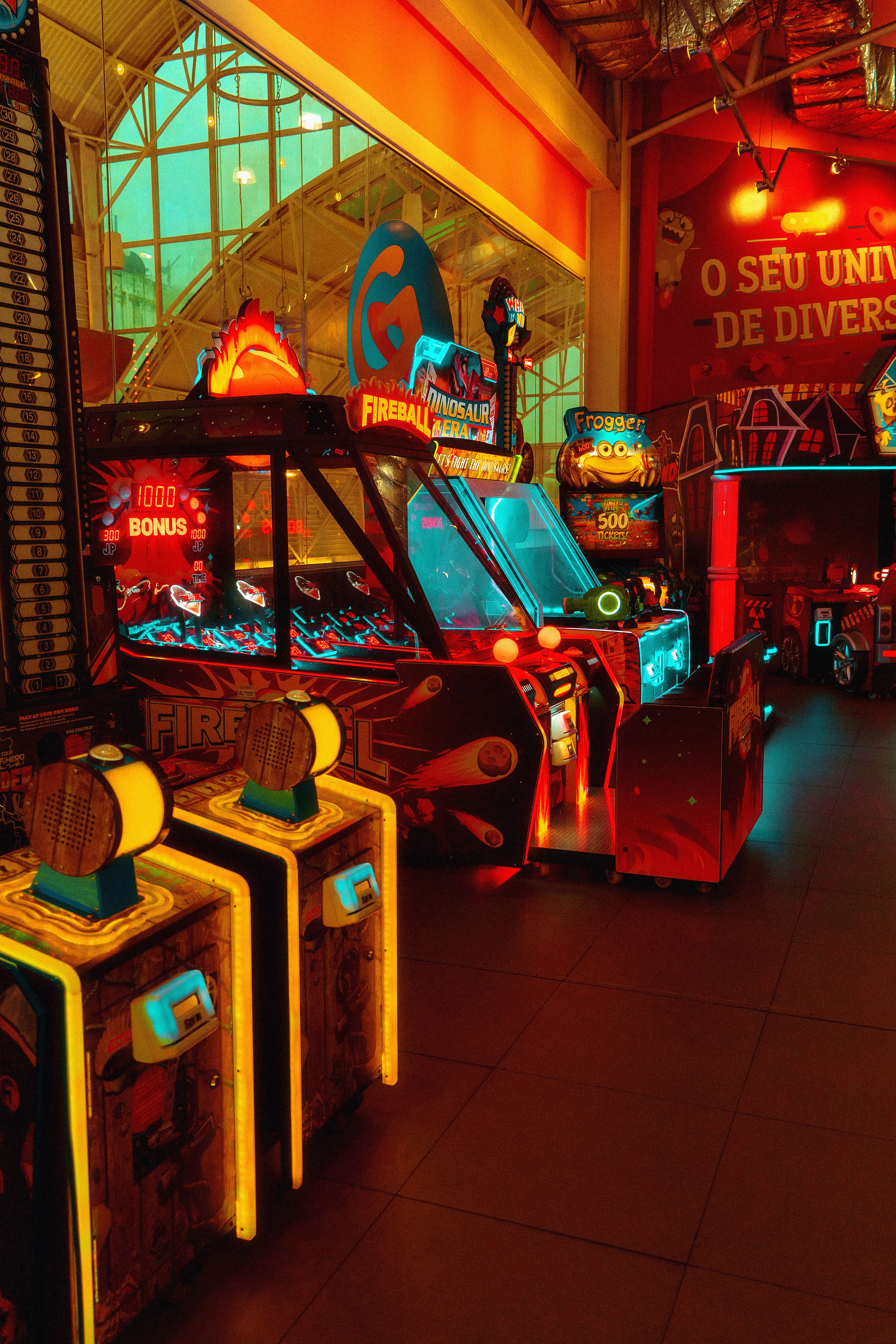 Foto de stock gratuita sobre ambiente arcade, arcada, arena de juego ...