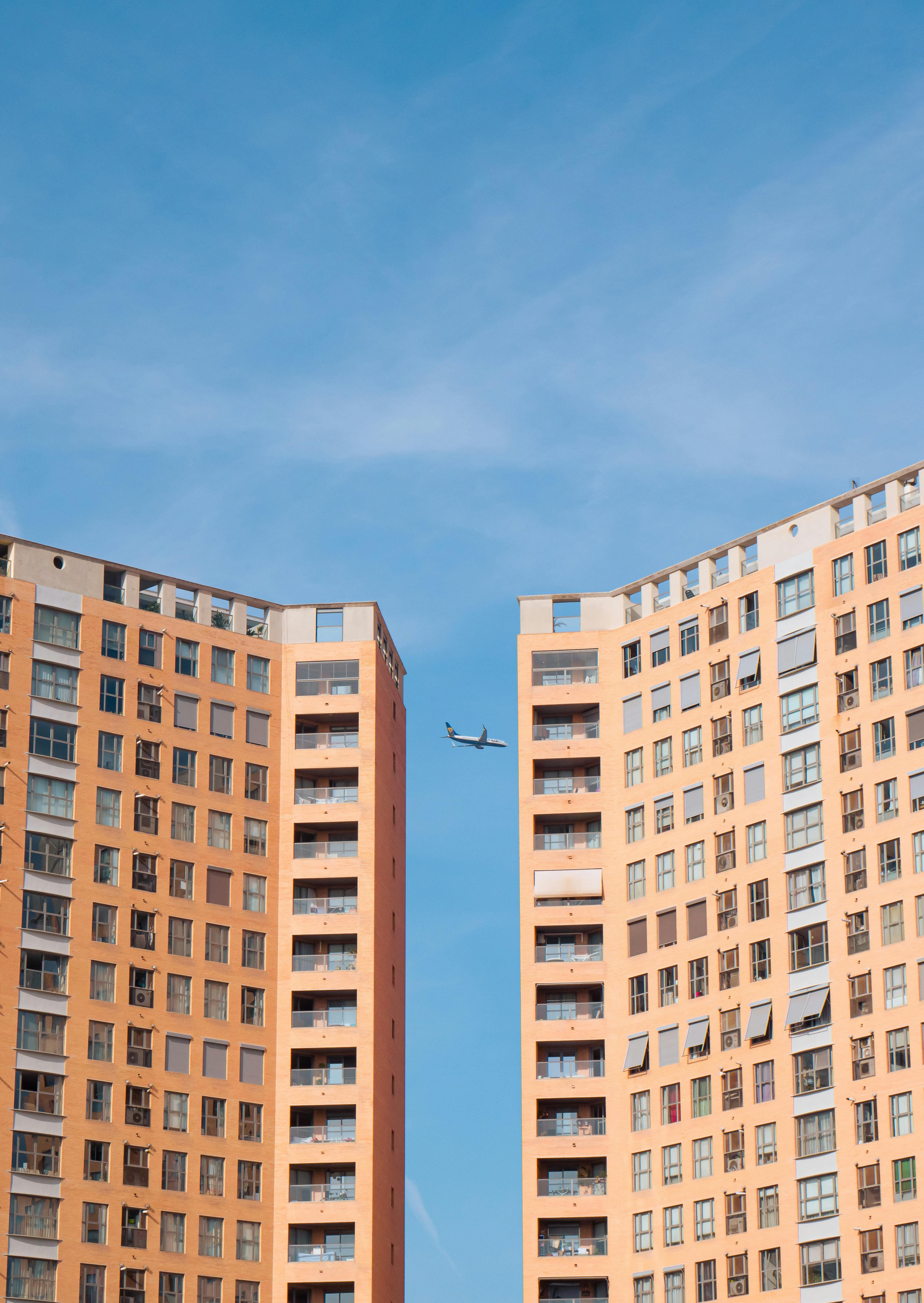 House Buildings in Sunlight · Free Stock Photo
