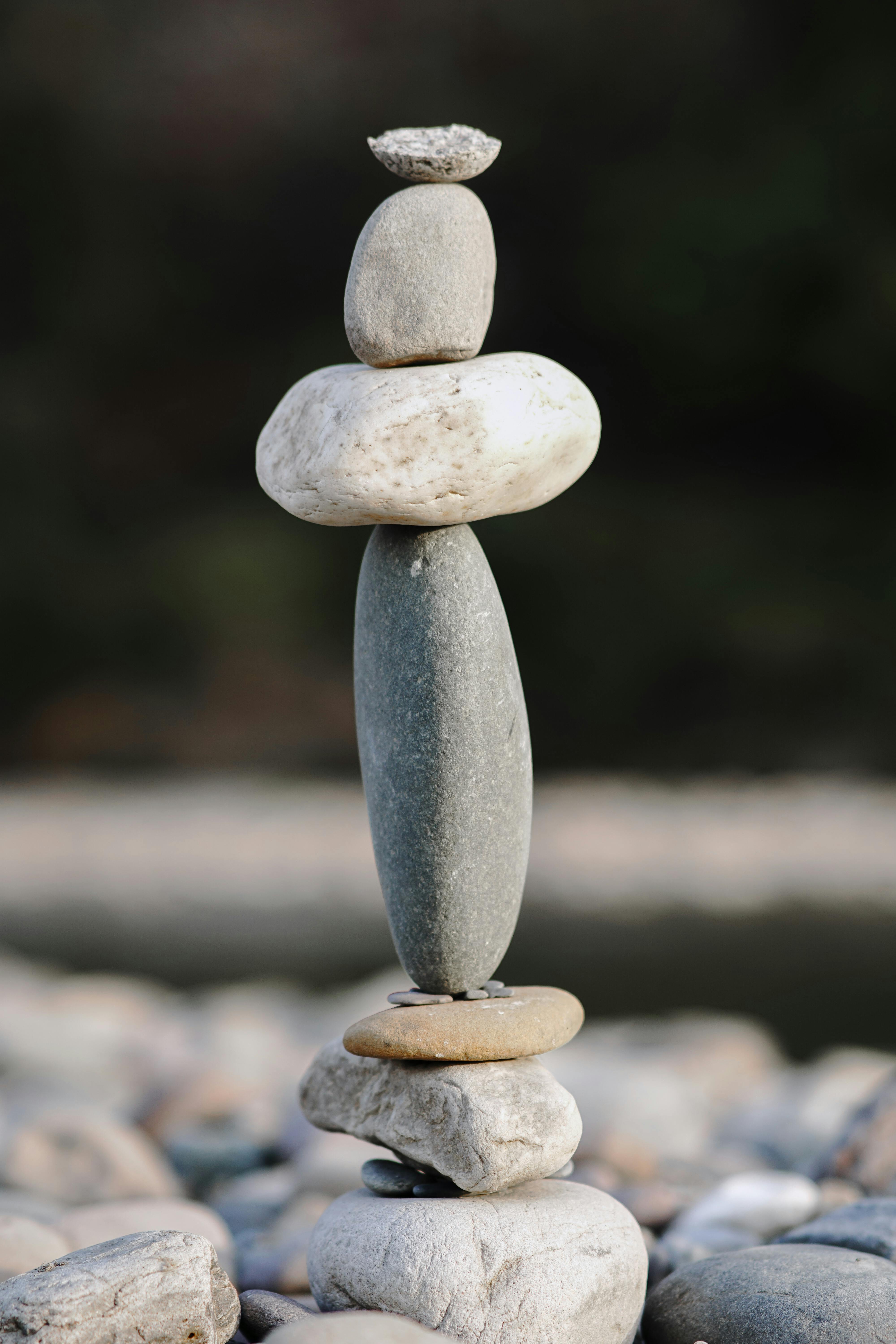 Rock balancing · Free Stock Photo