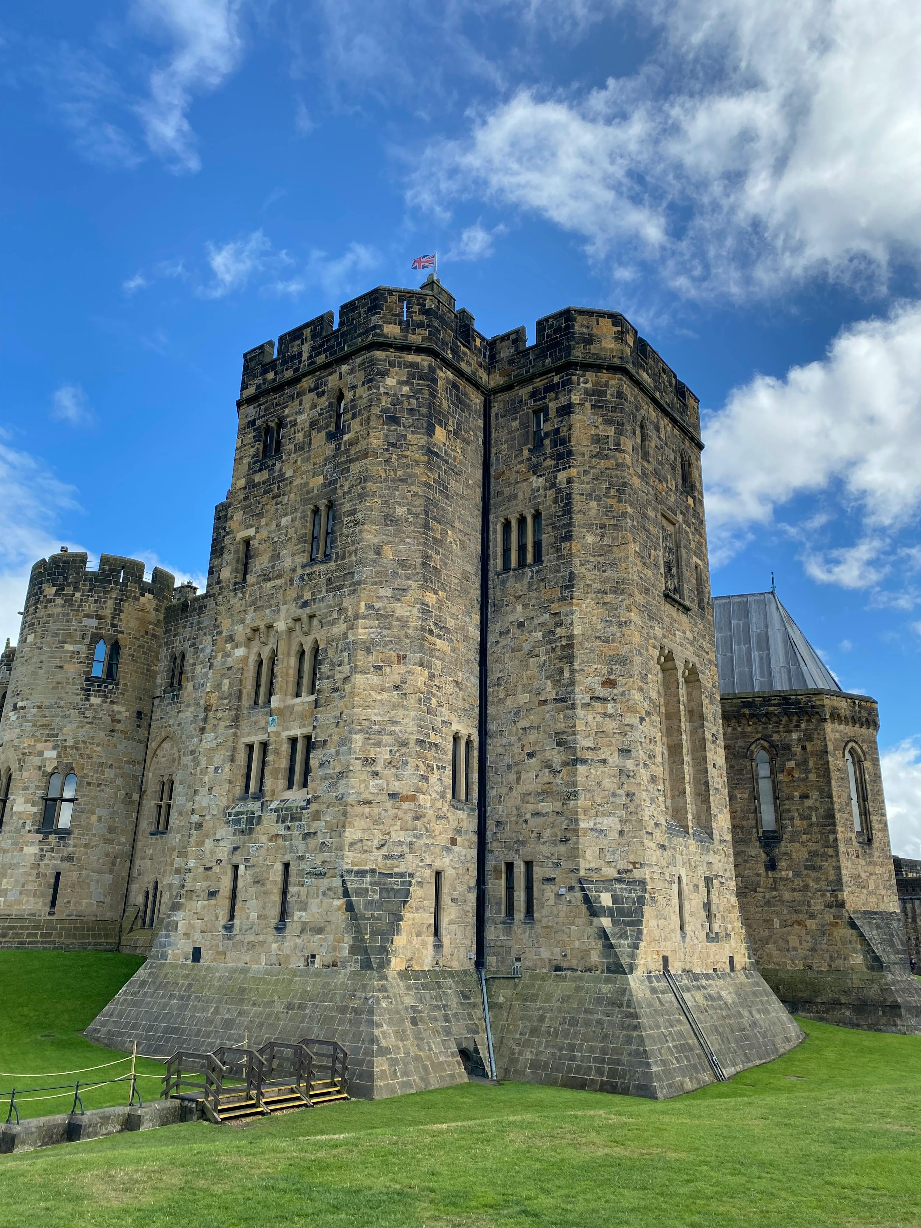 Exterior of Alnwick Castle in England · Free Stock Photo