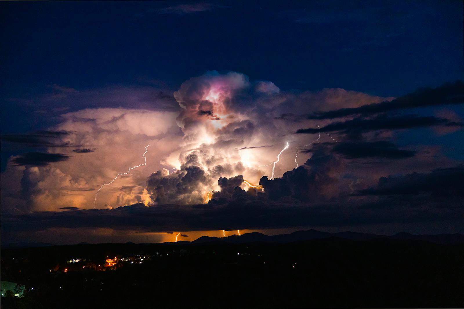 Lightning Bolt Photos, Download The BEST Free Lightning Bolt Stock ...