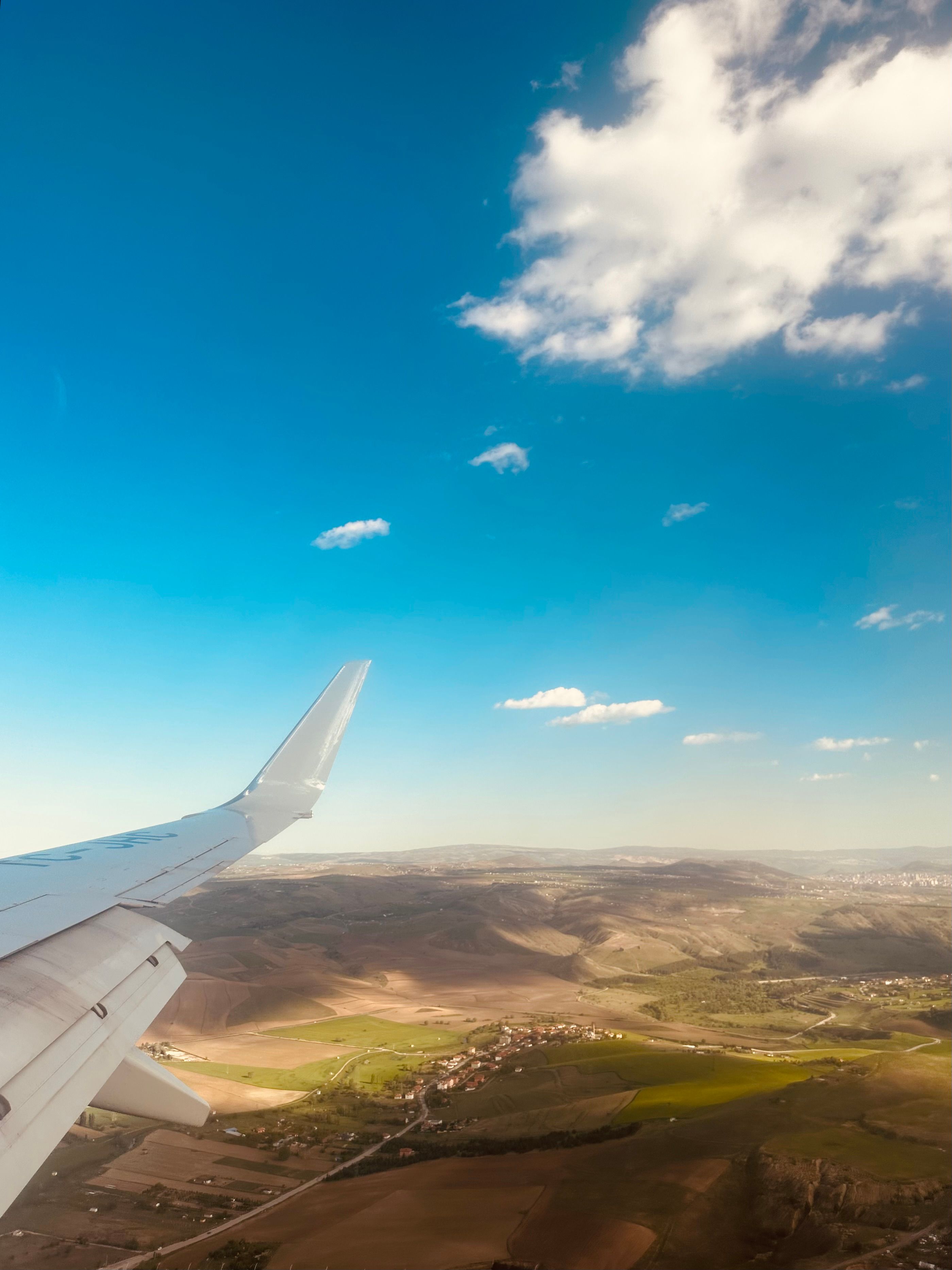 Airplane Flying in Sky · Free Stock Photo