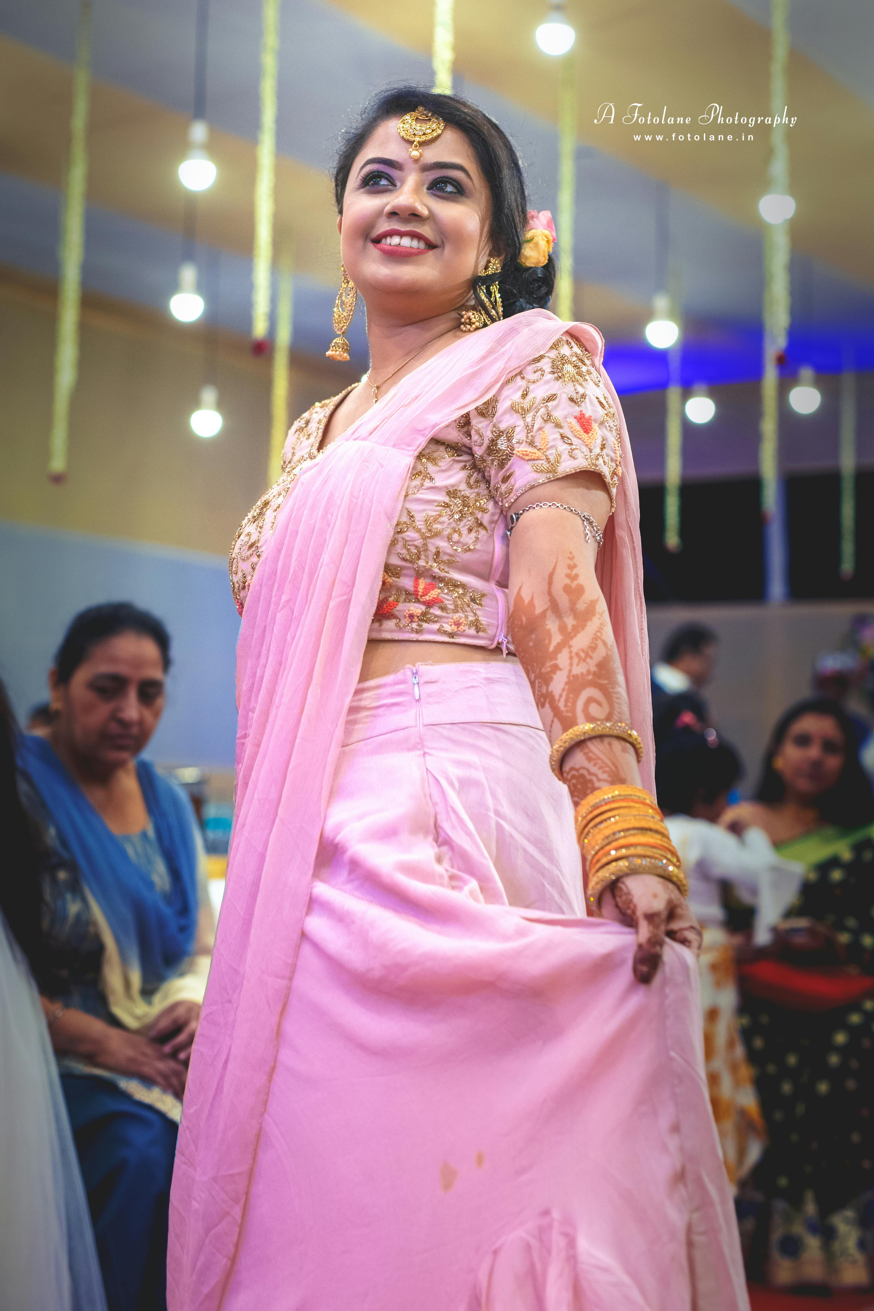 Priya Roy - Φωτογραφία