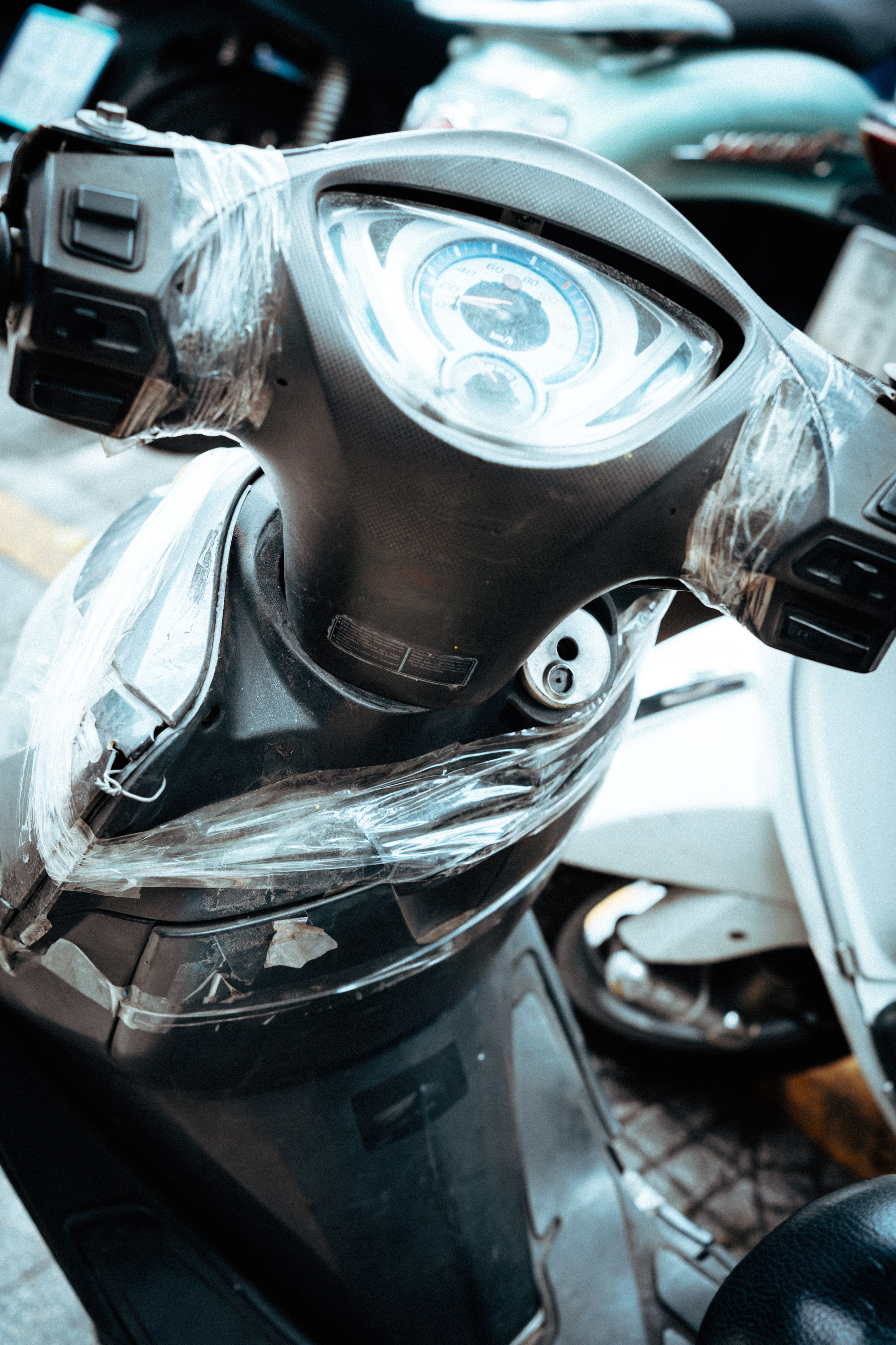 Close-up of a Broken Motor Scooter · Free Stock Photo