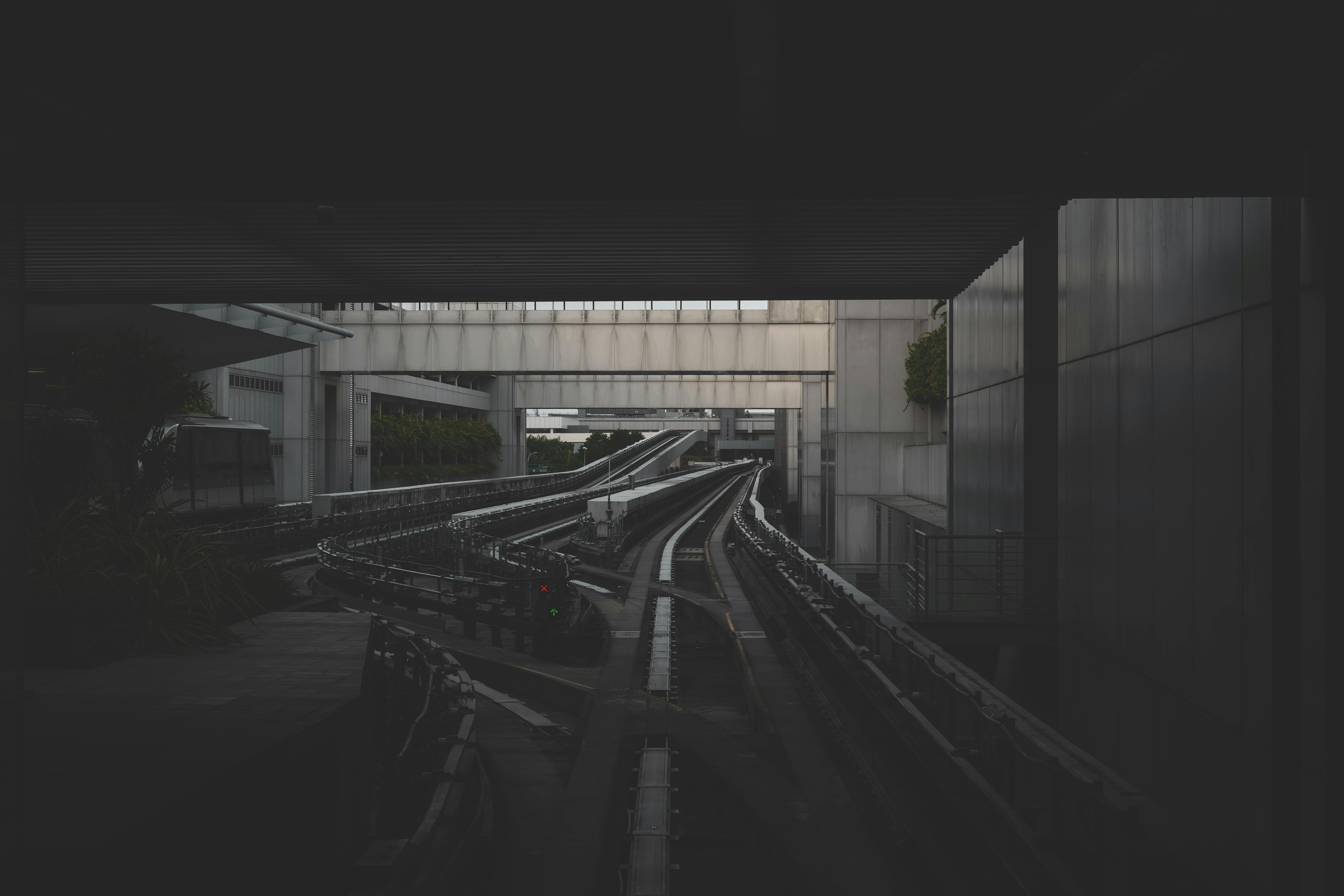 Track in Tunnel · Free Stock Photo