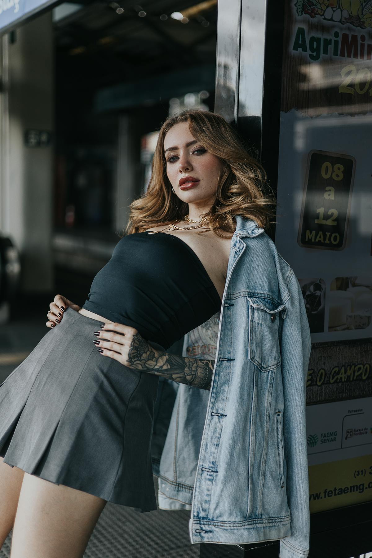 Woman Standing Photos, Download The BEST Free Woman Standing Stock ...