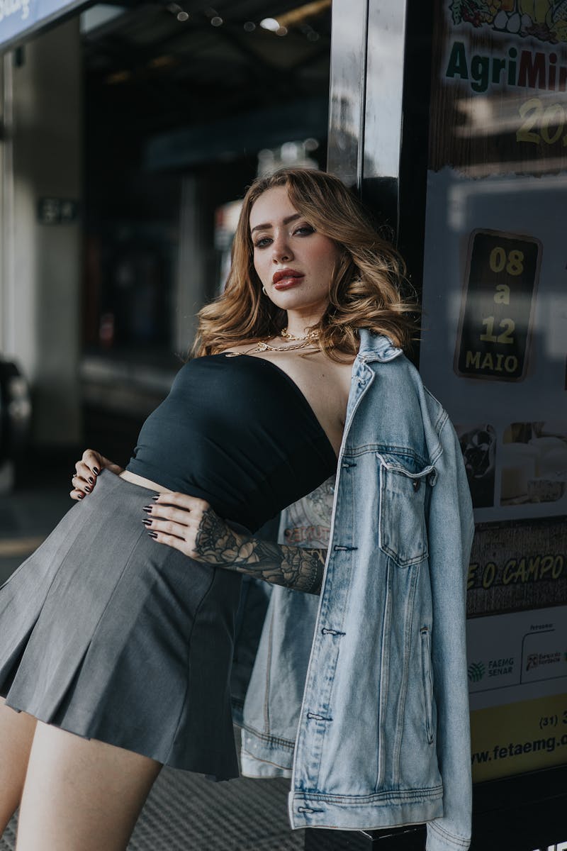 Woman Standing Photos, Download The BEST Free Woman Standing Stock ...