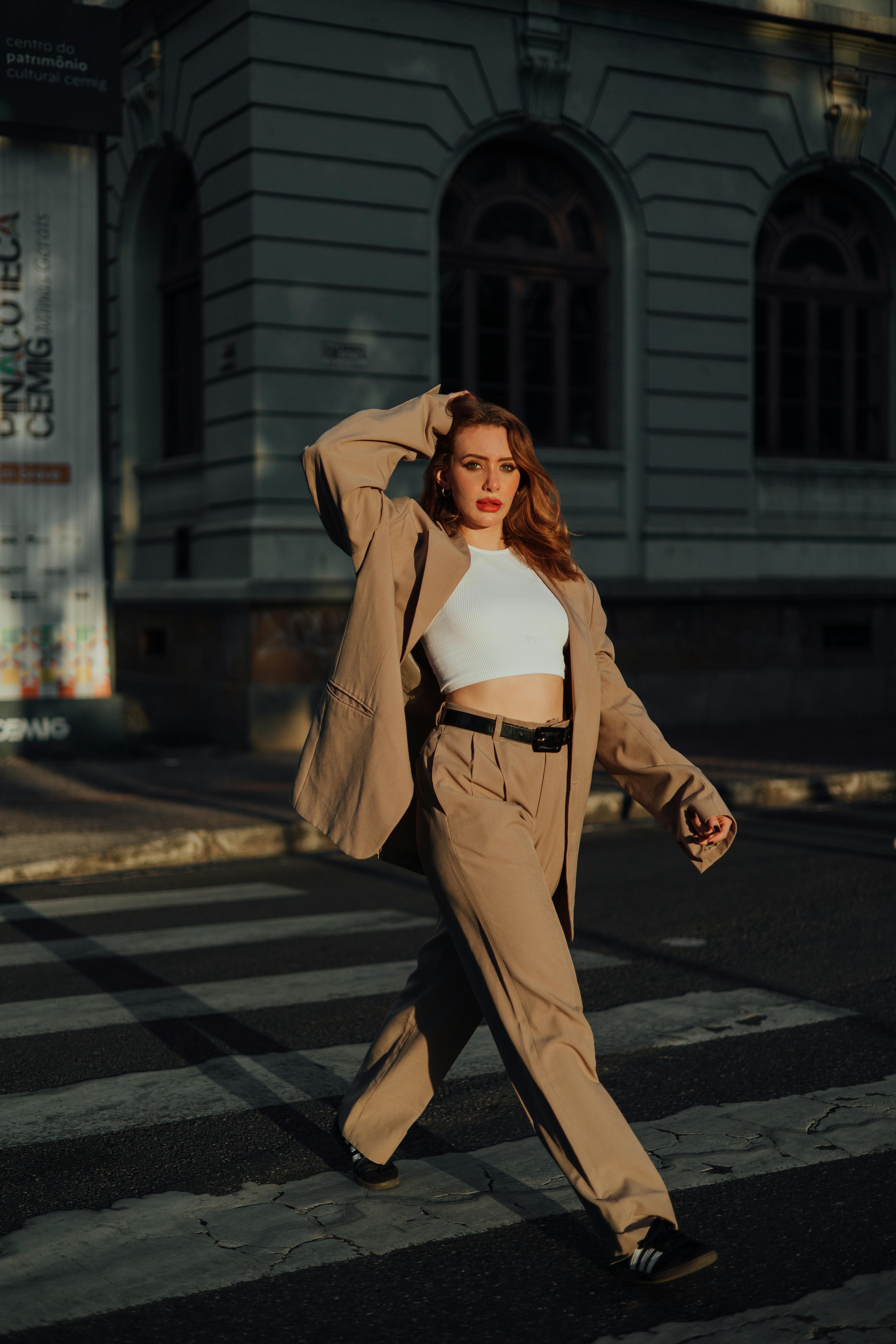 Model Strut Photos, Download The BEST Free Model Strut Stock Photos ...