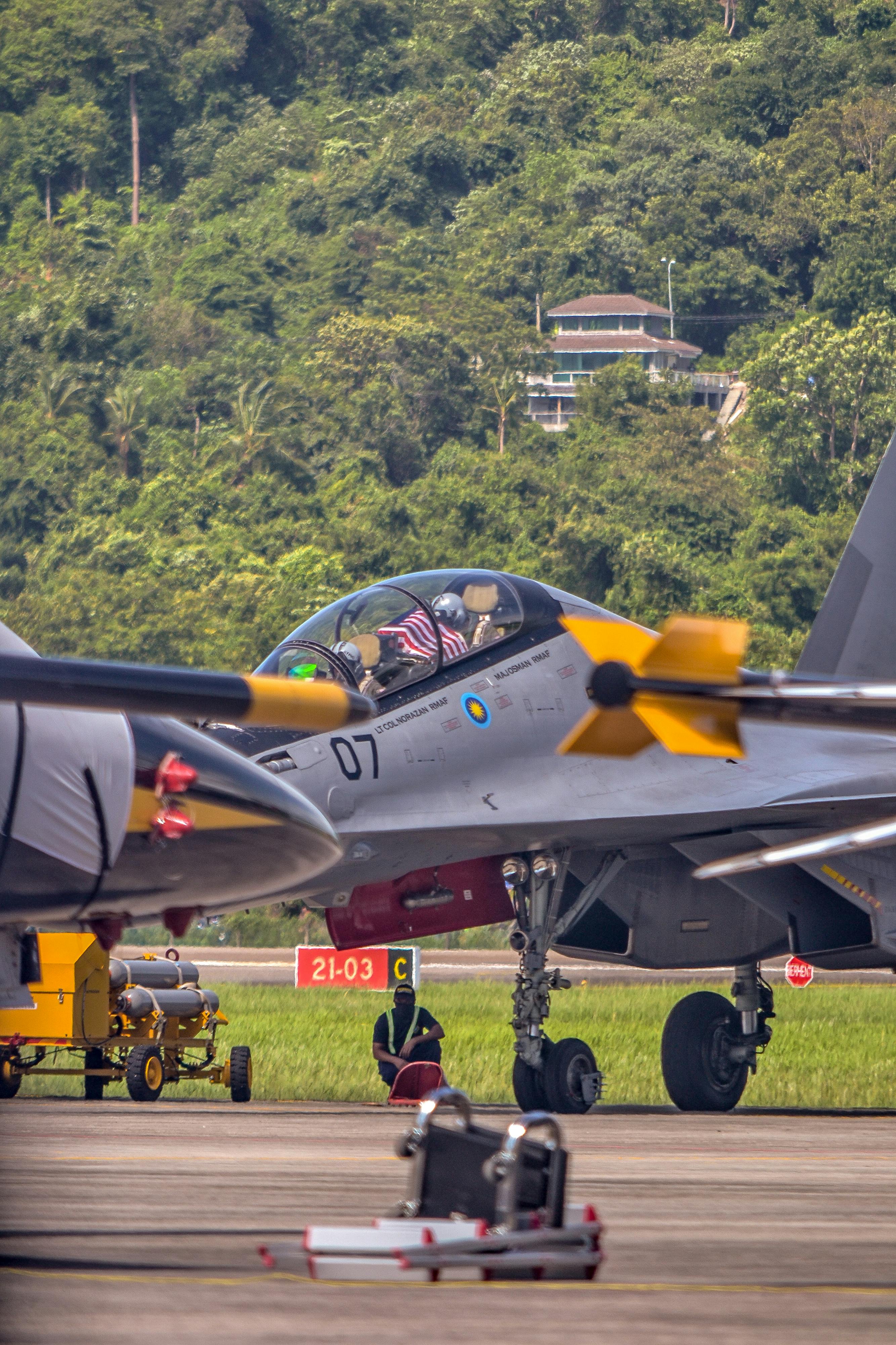 Gray fighter jet ready for take off · Free Stock Photo