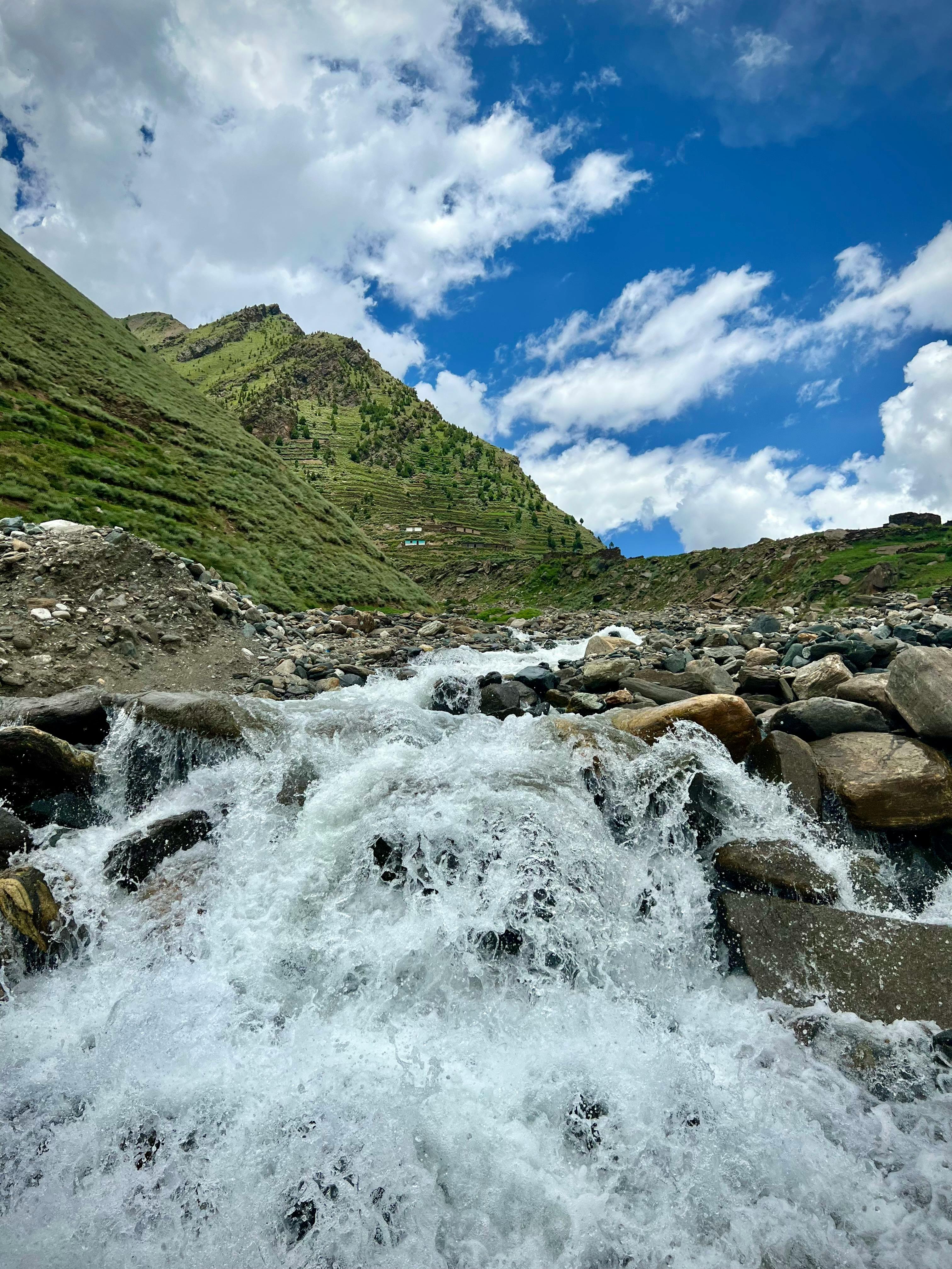 Stream in Mountains · Free Stock Photo