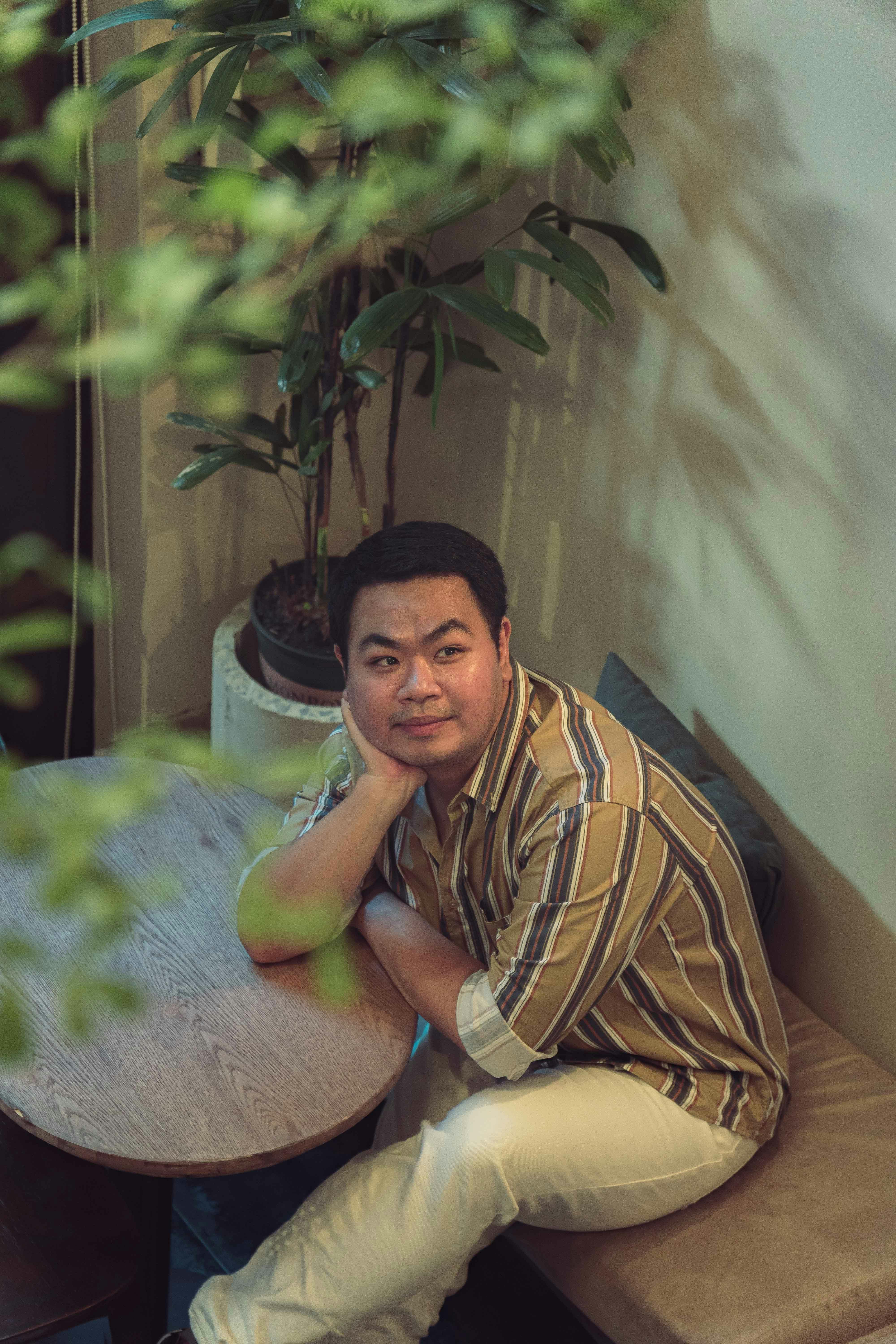 High Angle Pose Photos, Download The BEST Free High Angle Pose Stock ...